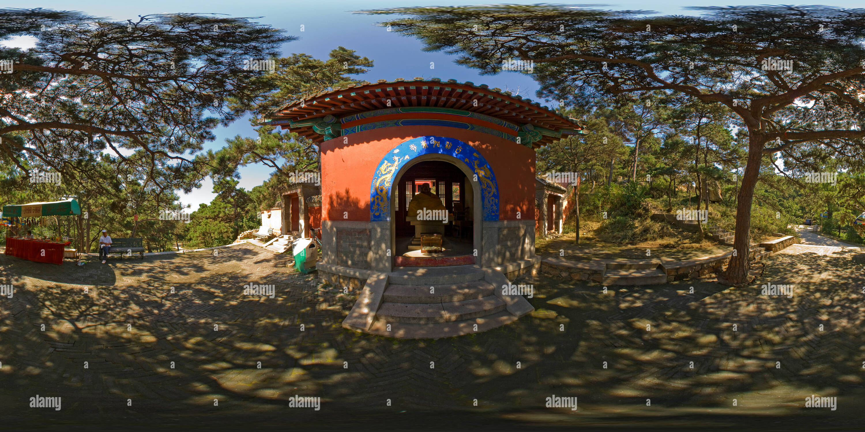360° view of Beidaihe United Shan Park 3- Nyoraiji Sanmon - Alamy