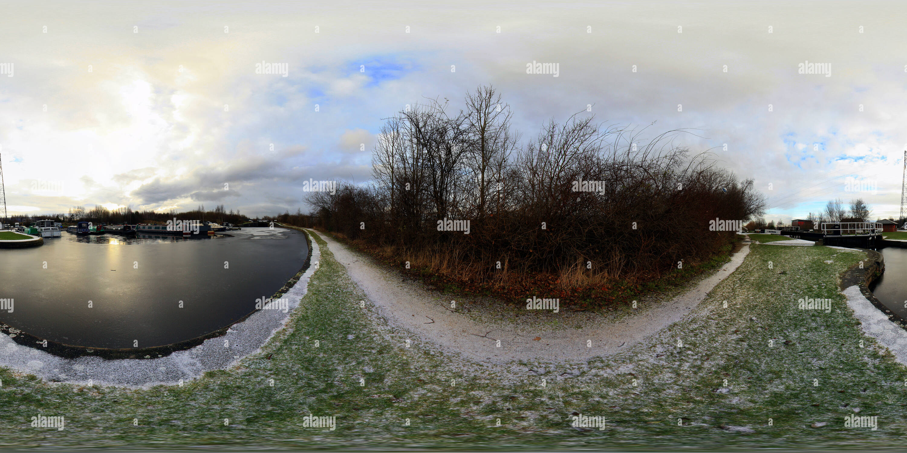 360° view of Sheffield, Tinsley Marina, A Wintry Morning - Alamy