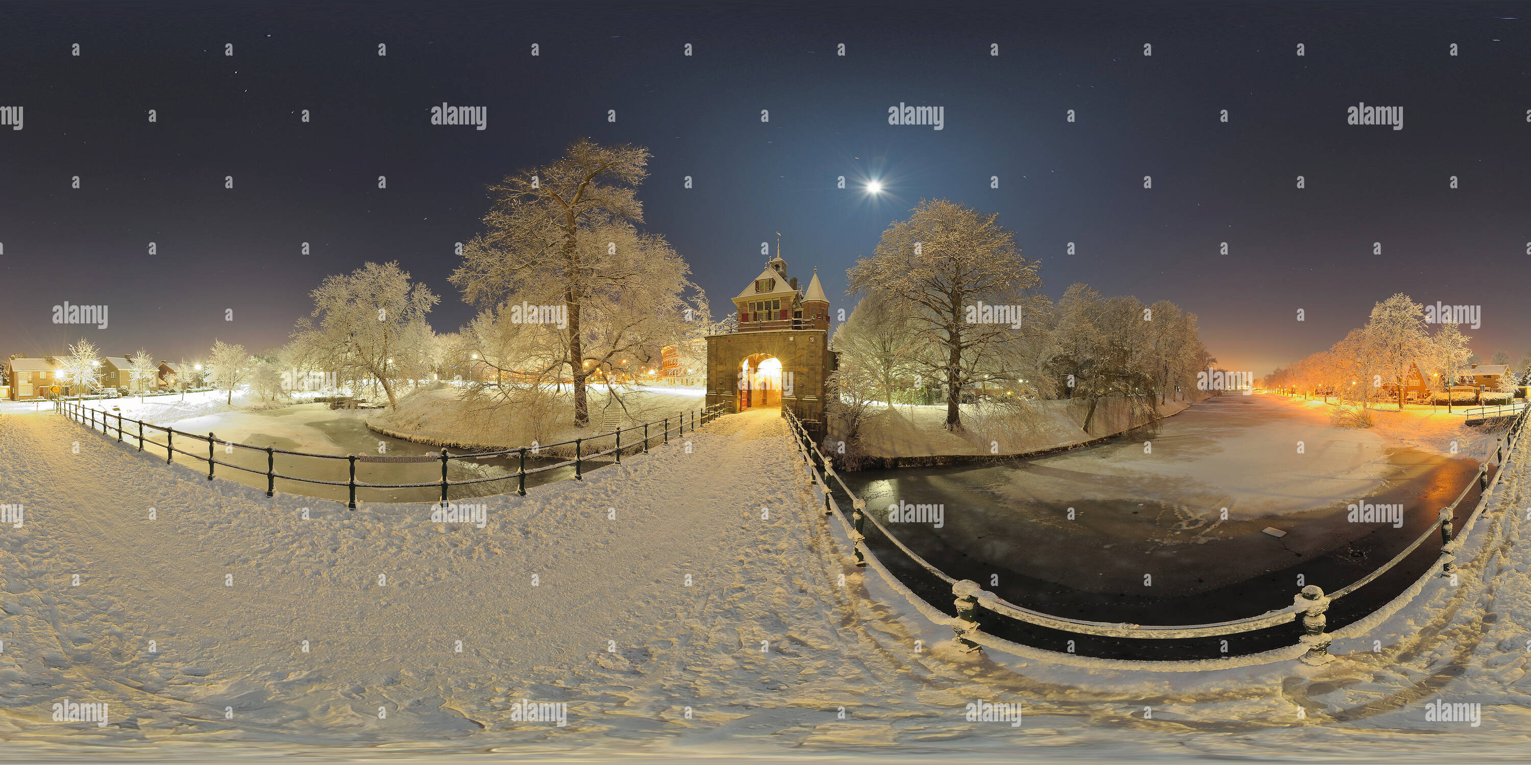 360° view of Oosterpoort at night - Alamy
