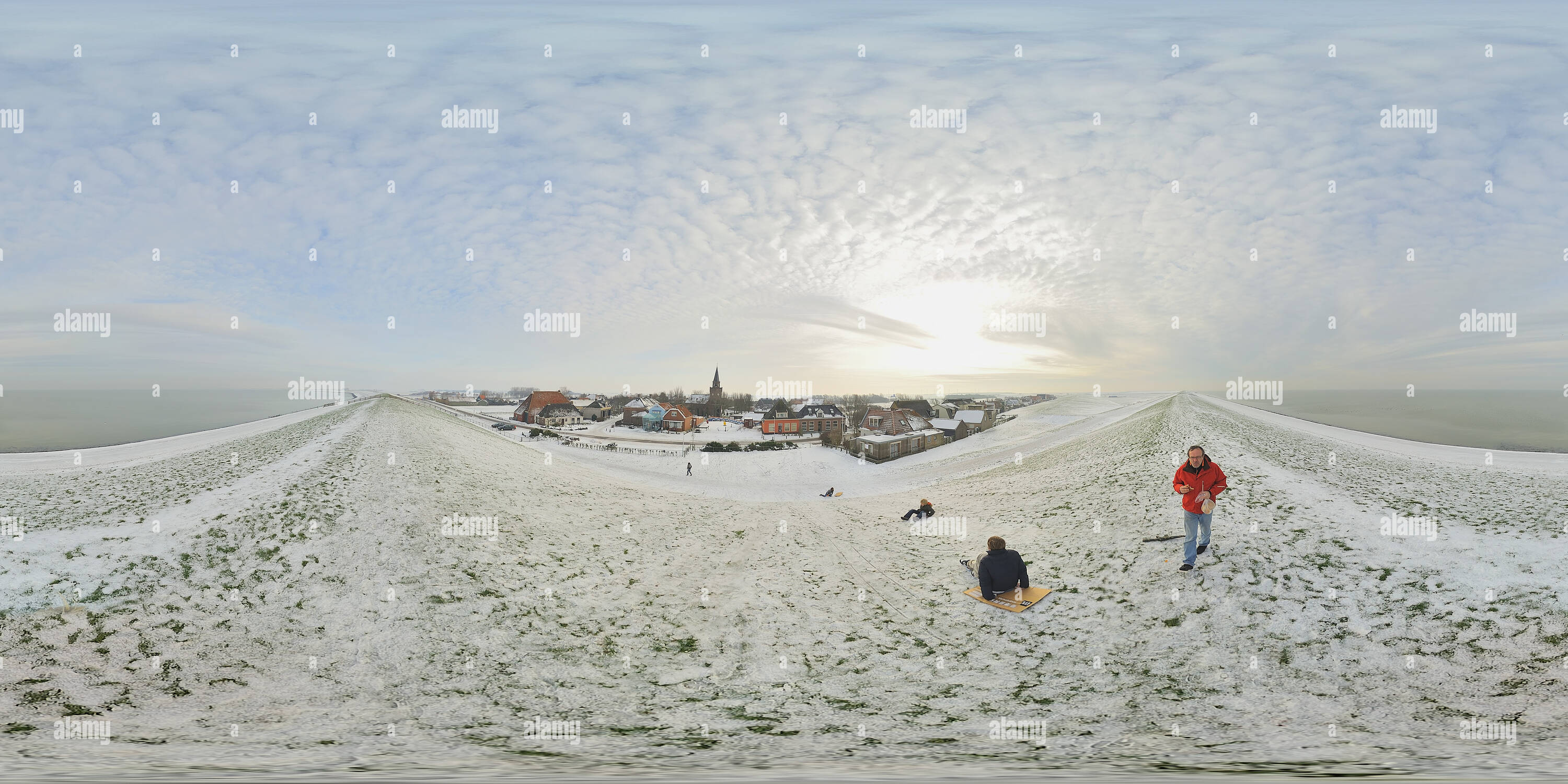 360° view of Cart board gliding in the snow - Alamy