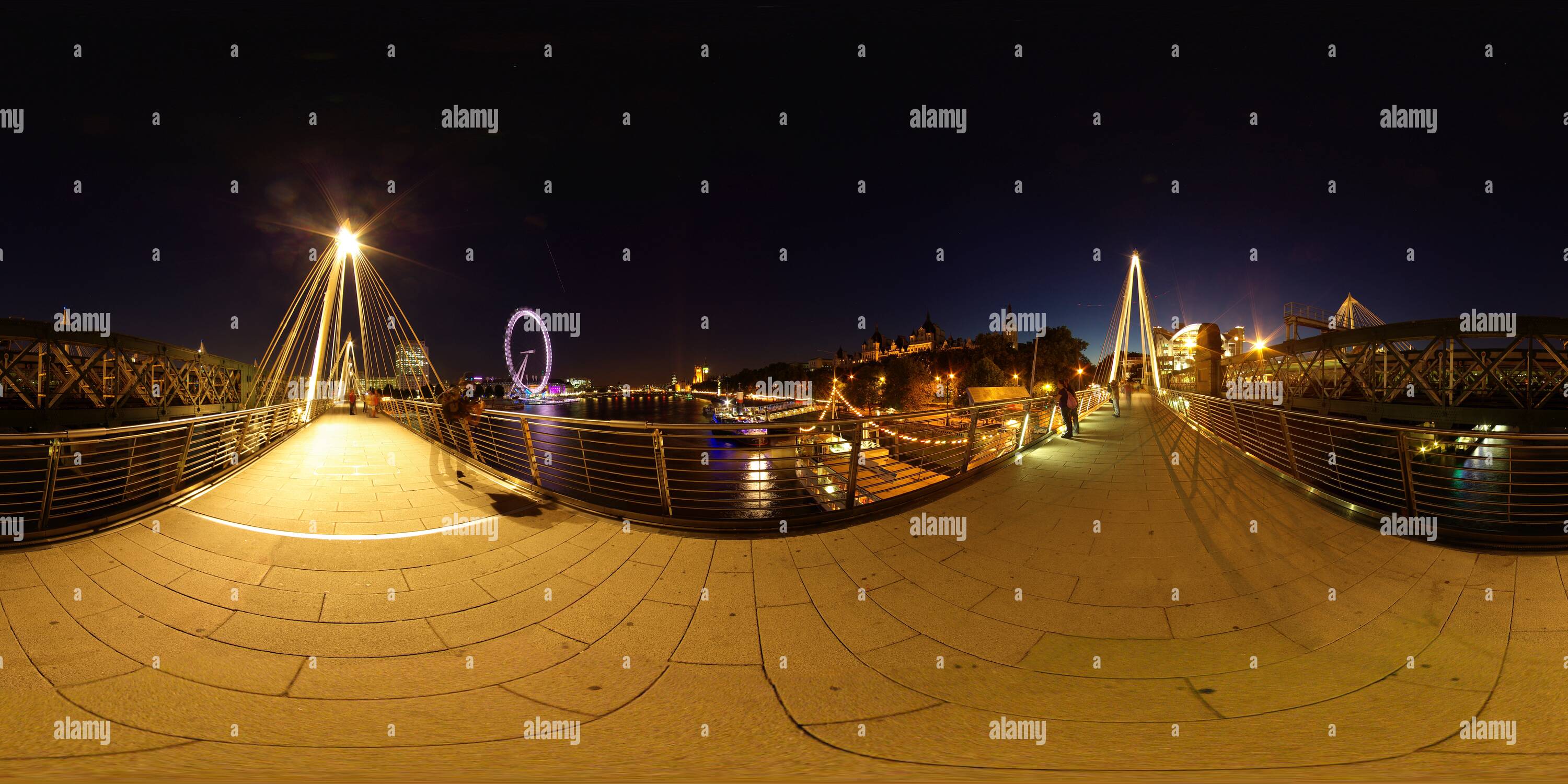 360° view of Golden Jubilee Bridge By Night - Alamy