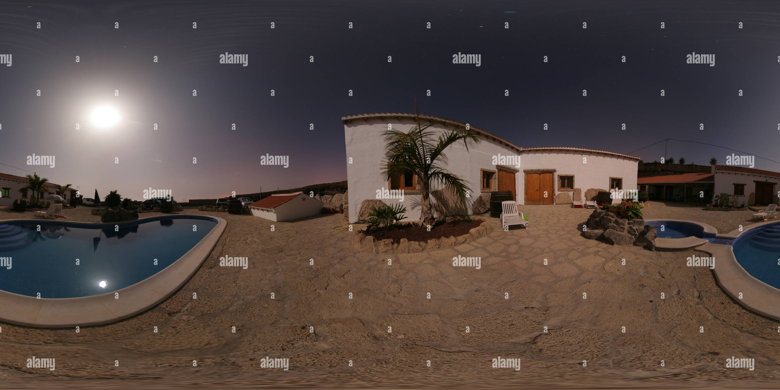 360° view of Panos Piscina Noche Granja Bastian Juliorosq - Alamy
