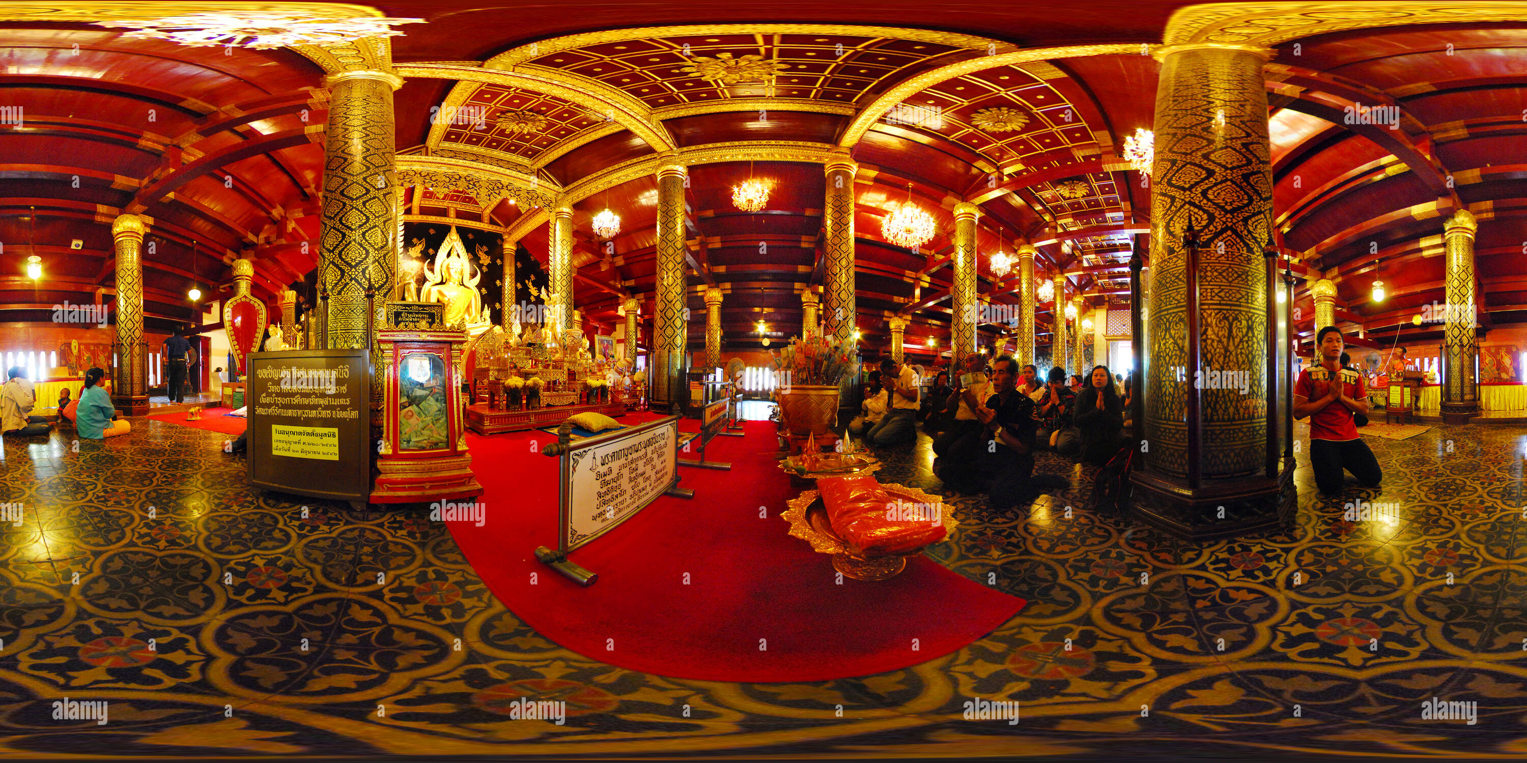 360° view of Main Viharn Hall, Wat Phra Sri Rattana Mahathat ...