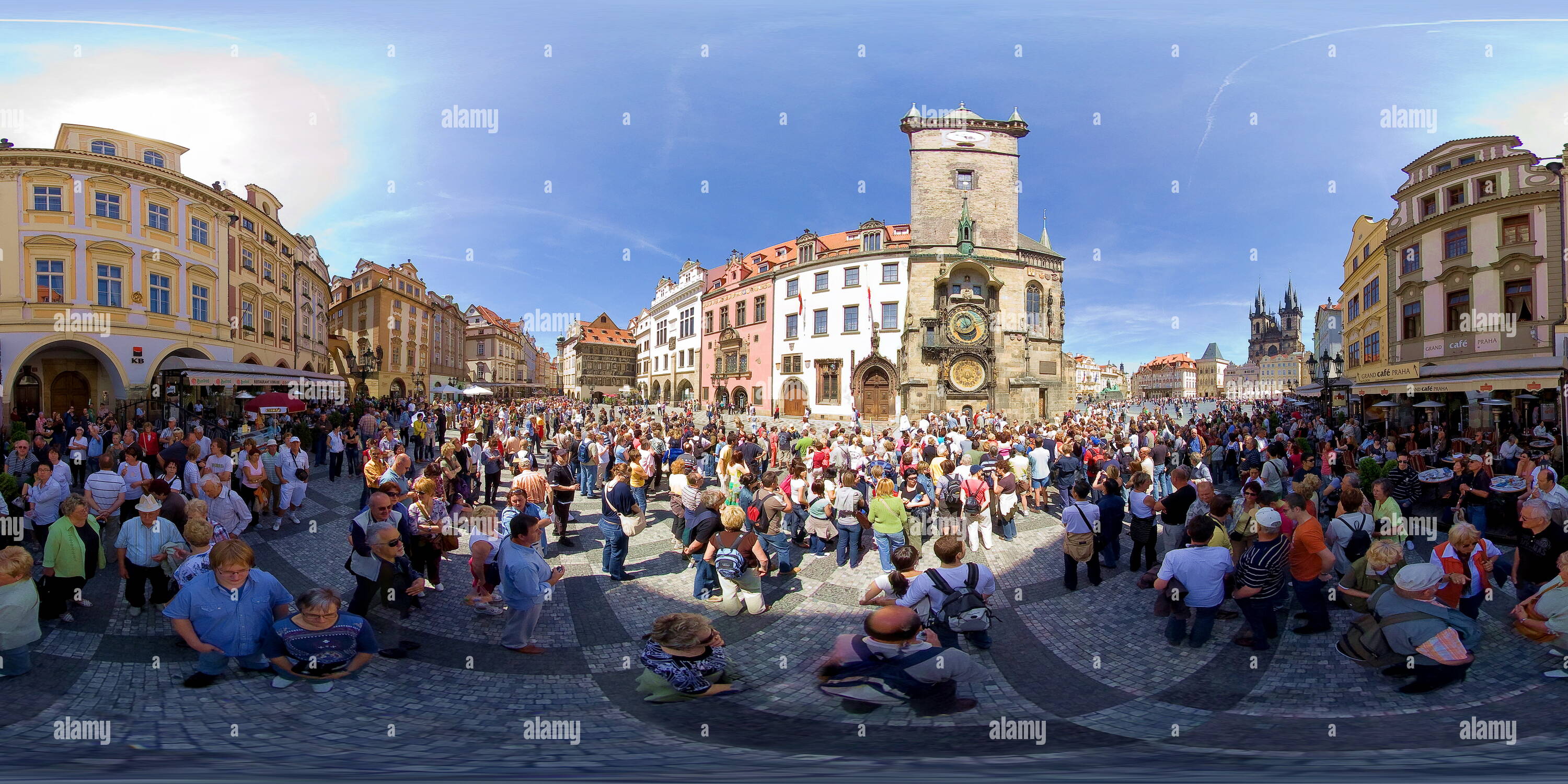 360° view of Ancient Townhall in the heart of Prague - Alamy