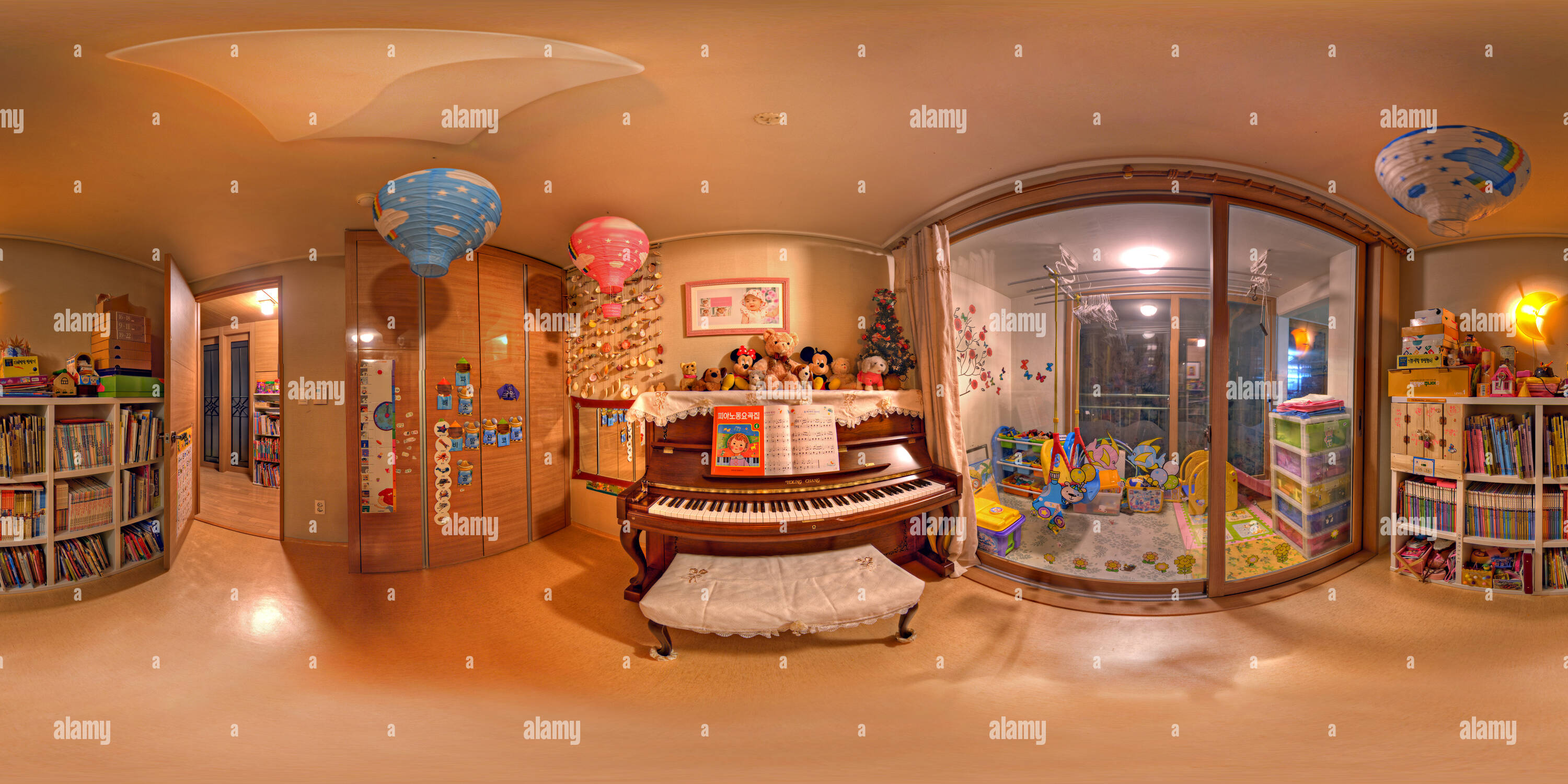 360° view of [HDR VR] PianoBooks-kidsRoom-Korea - Alamy