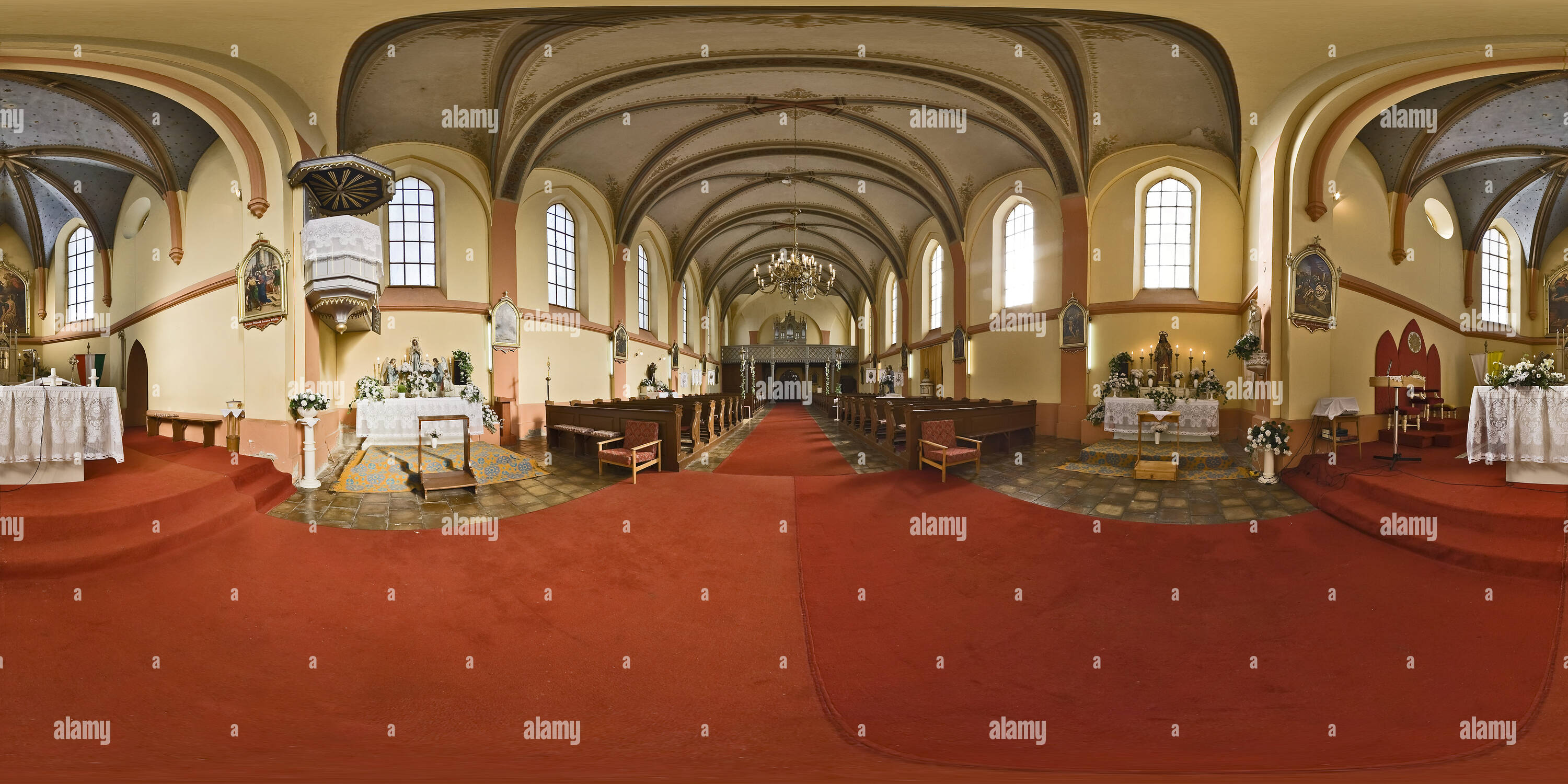 360° view of Catholic church - altar - Alamy