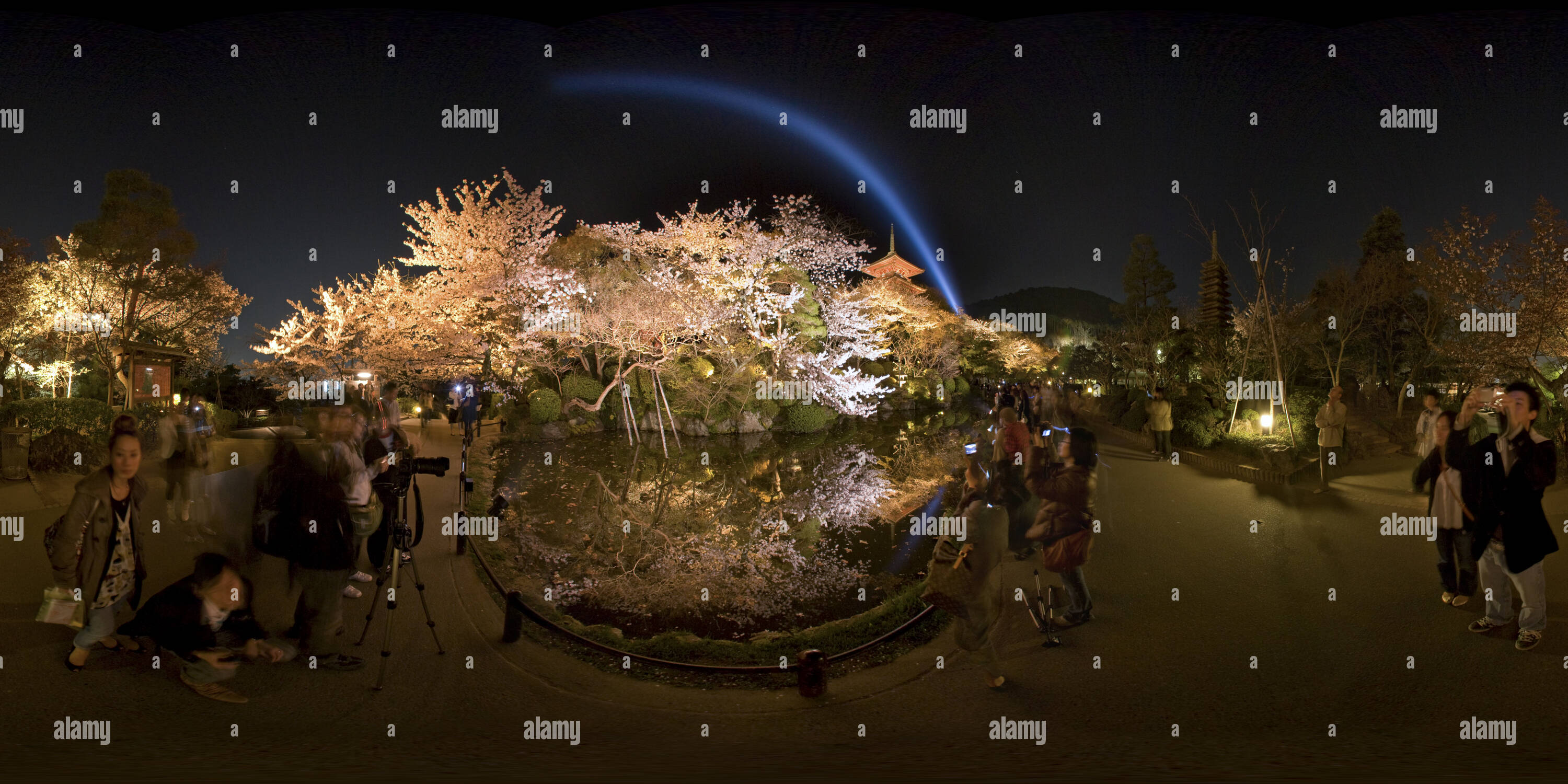 360° view of Kiyomizudera Sakura Pond - Alamy