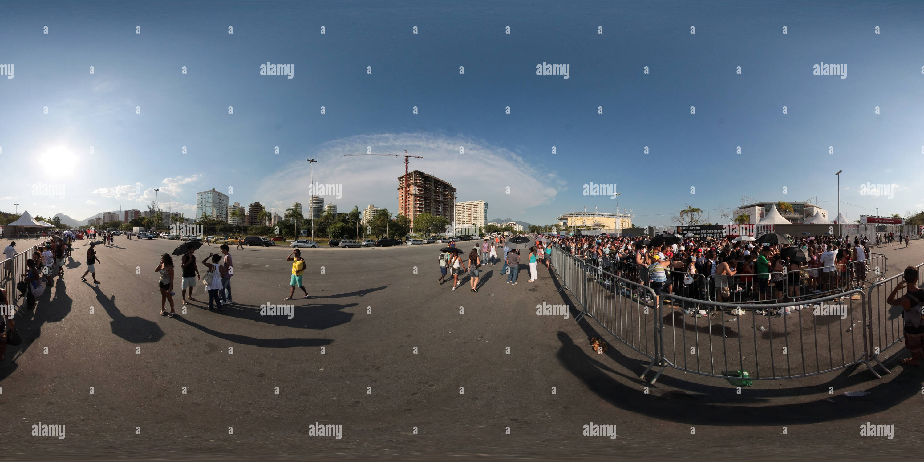 360° view of Crowd waiting for Beyoncé show in Rio de Janeiro - HSBC ...