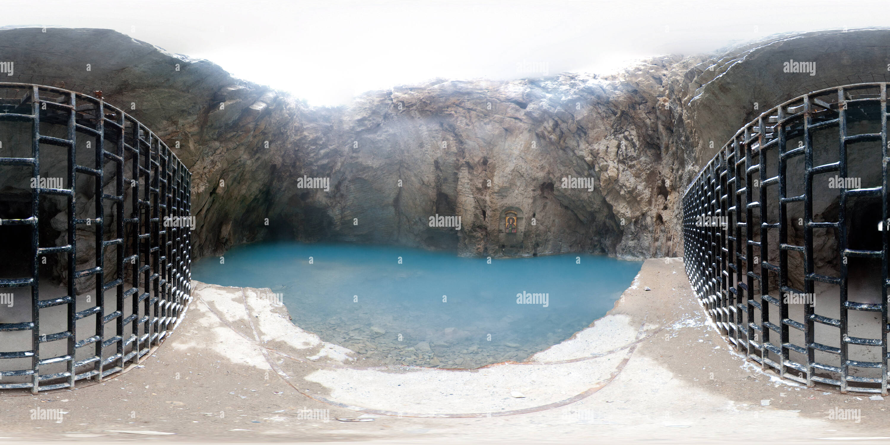 360° view of Cave Lake "Proval - Alamy