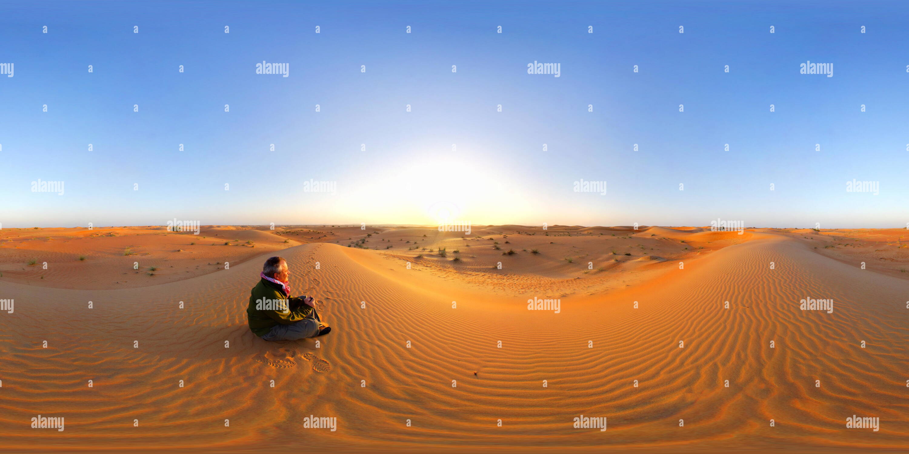 360° view of Sunrise in the desert - Alamy
