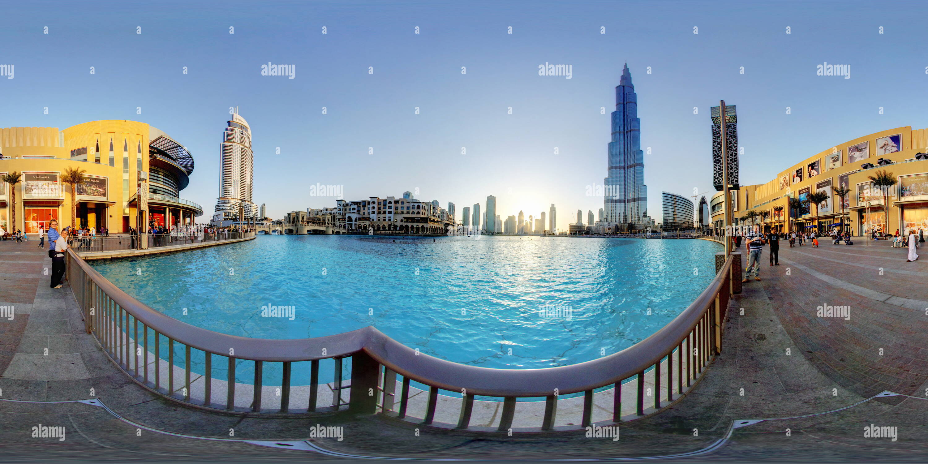 360° view of Burj Khalifa at sunset - Alamy