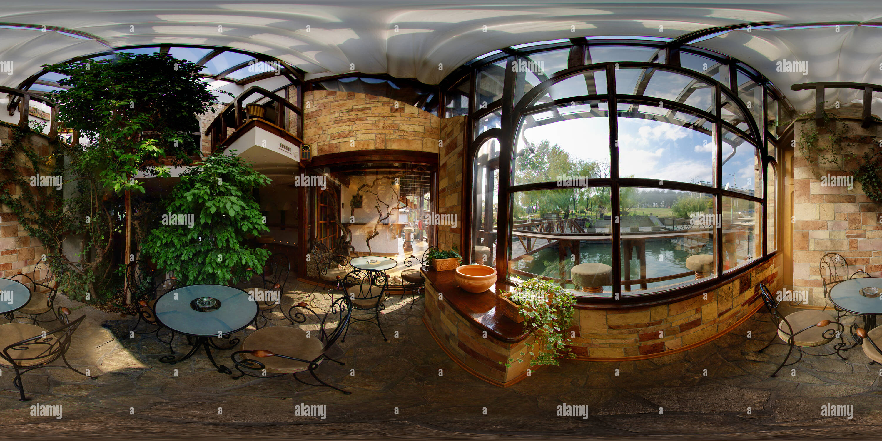 360° view of Bahus Splav Restoran Club 25 - Alamy