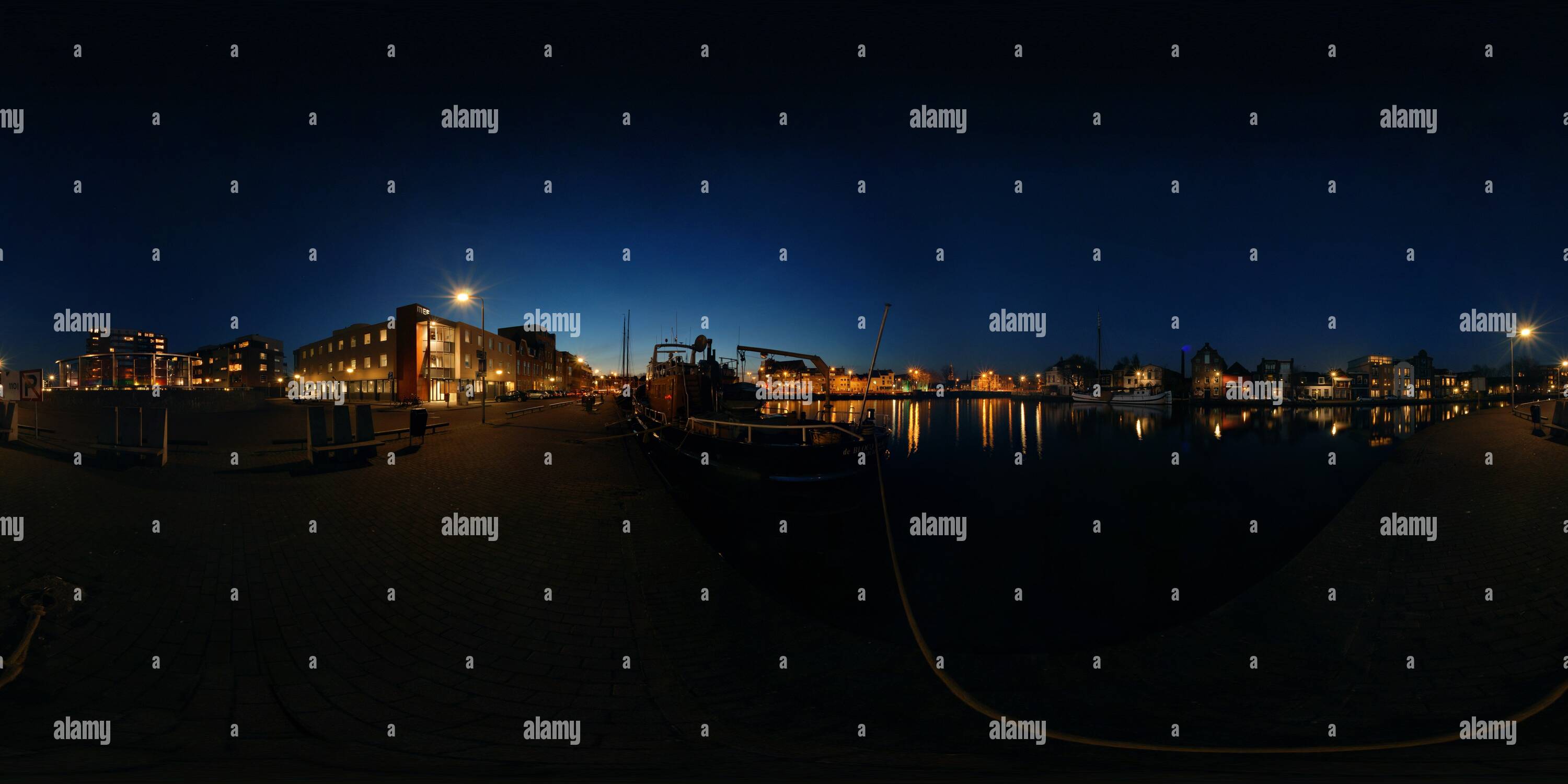 360° view of Delft Hooikade by Night "onder de blauwe rook - Alamy