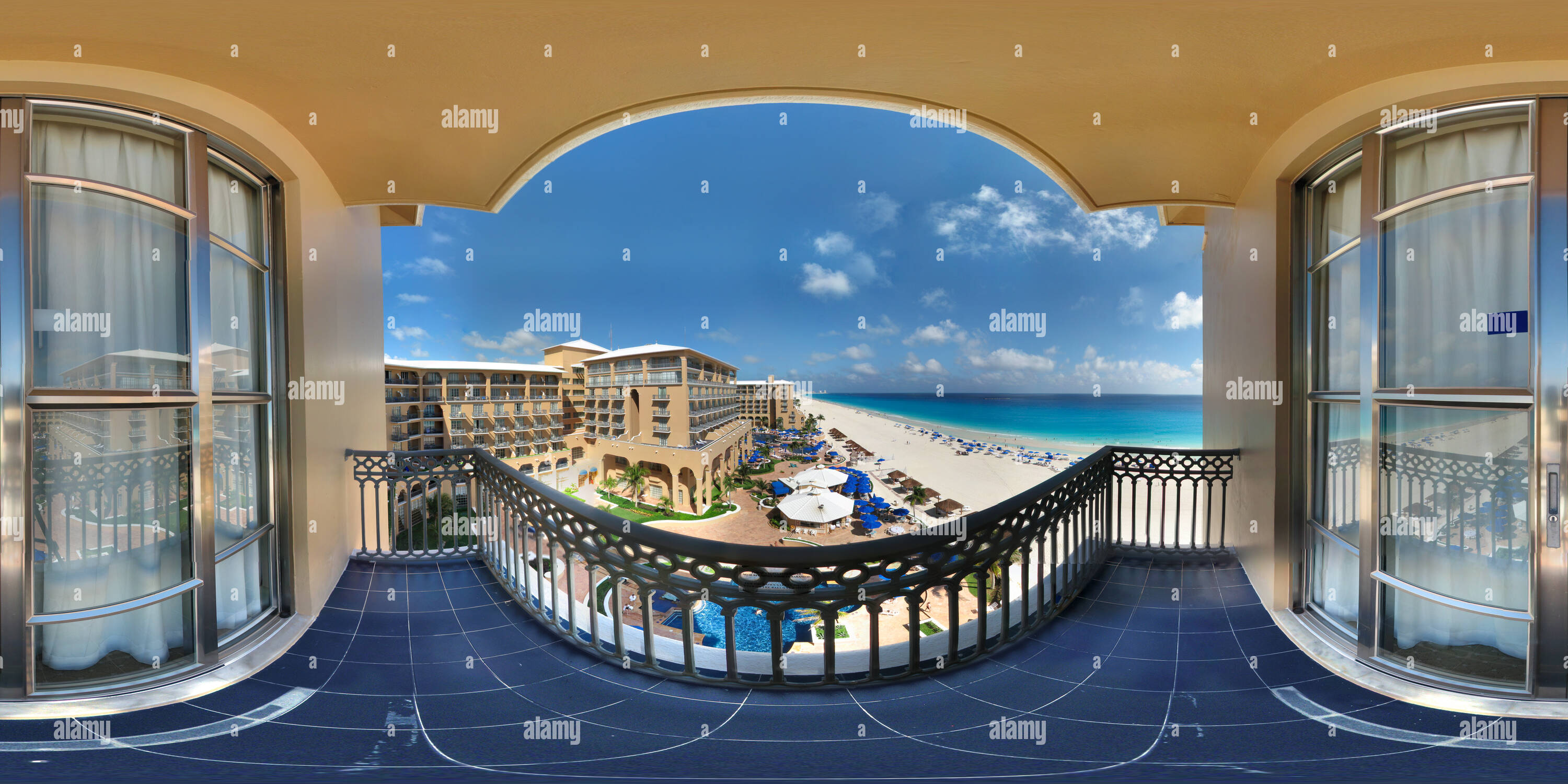 360° view of Ritz Carlton Cancun - Alamy