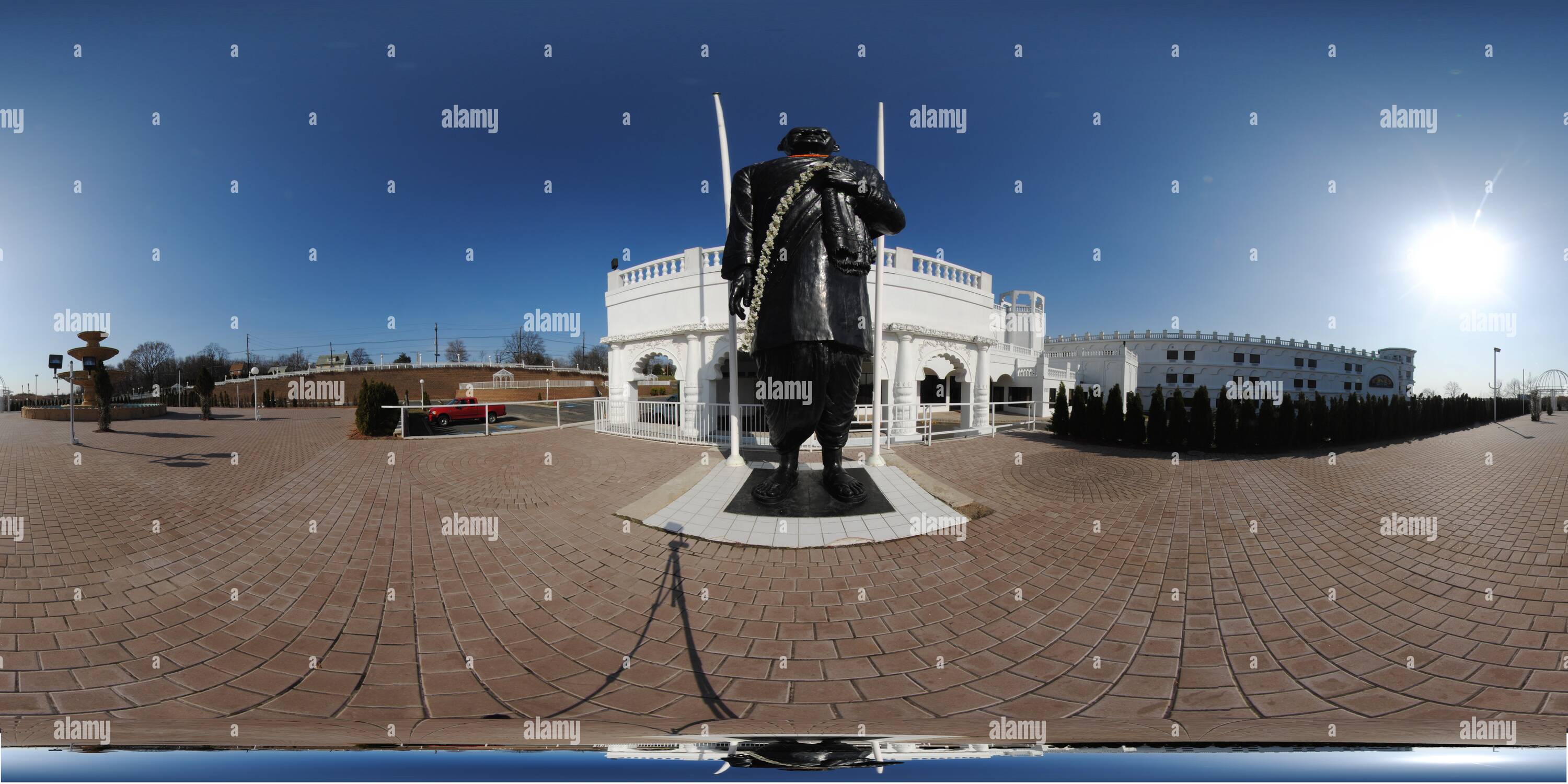 360° view of Edison Hotel Statue - Alamy