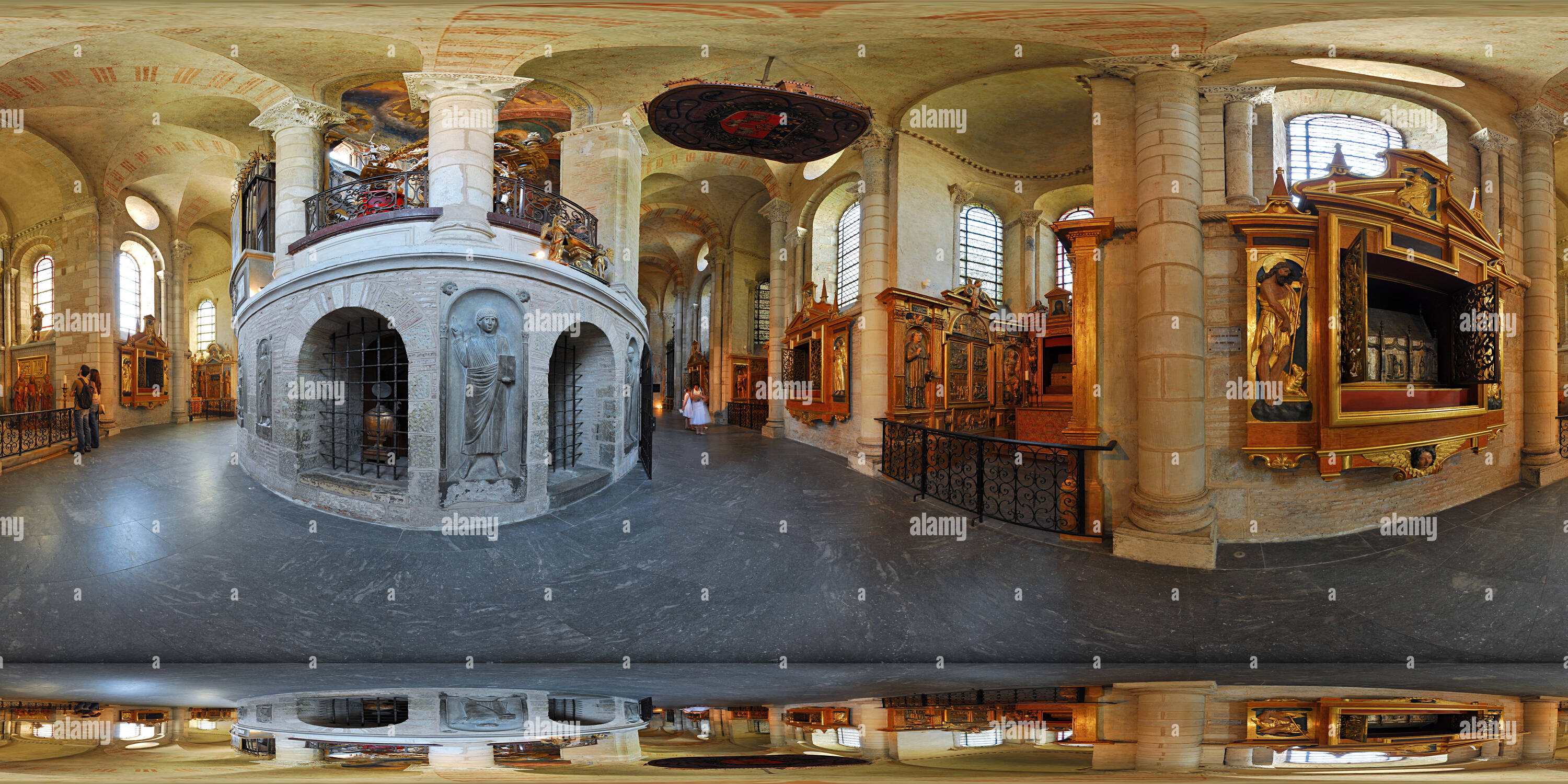 Déambulatoire hi-res stock photography and images - Alamy