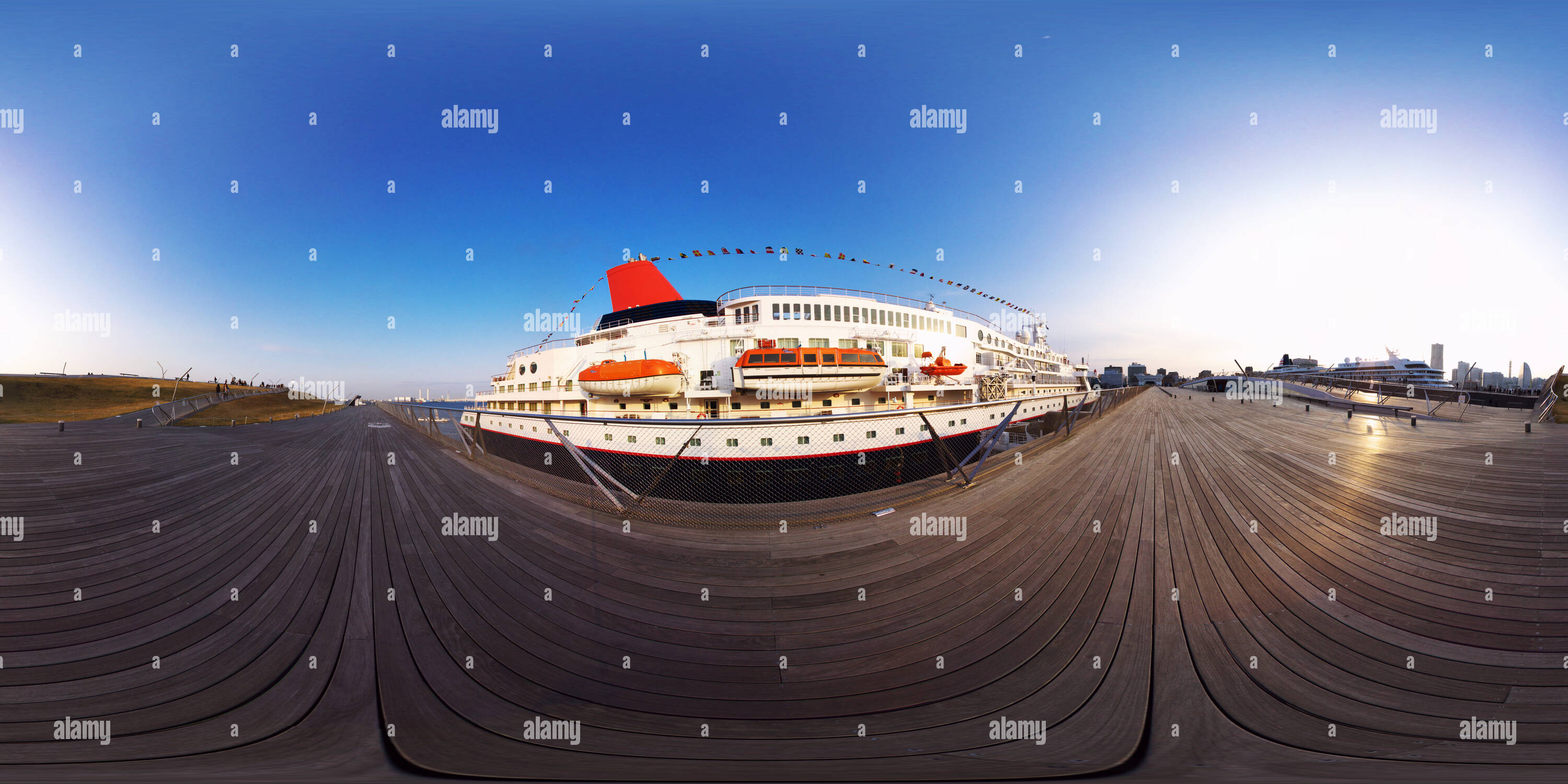 Yokohama international port terminal hi-res stock photography and ...