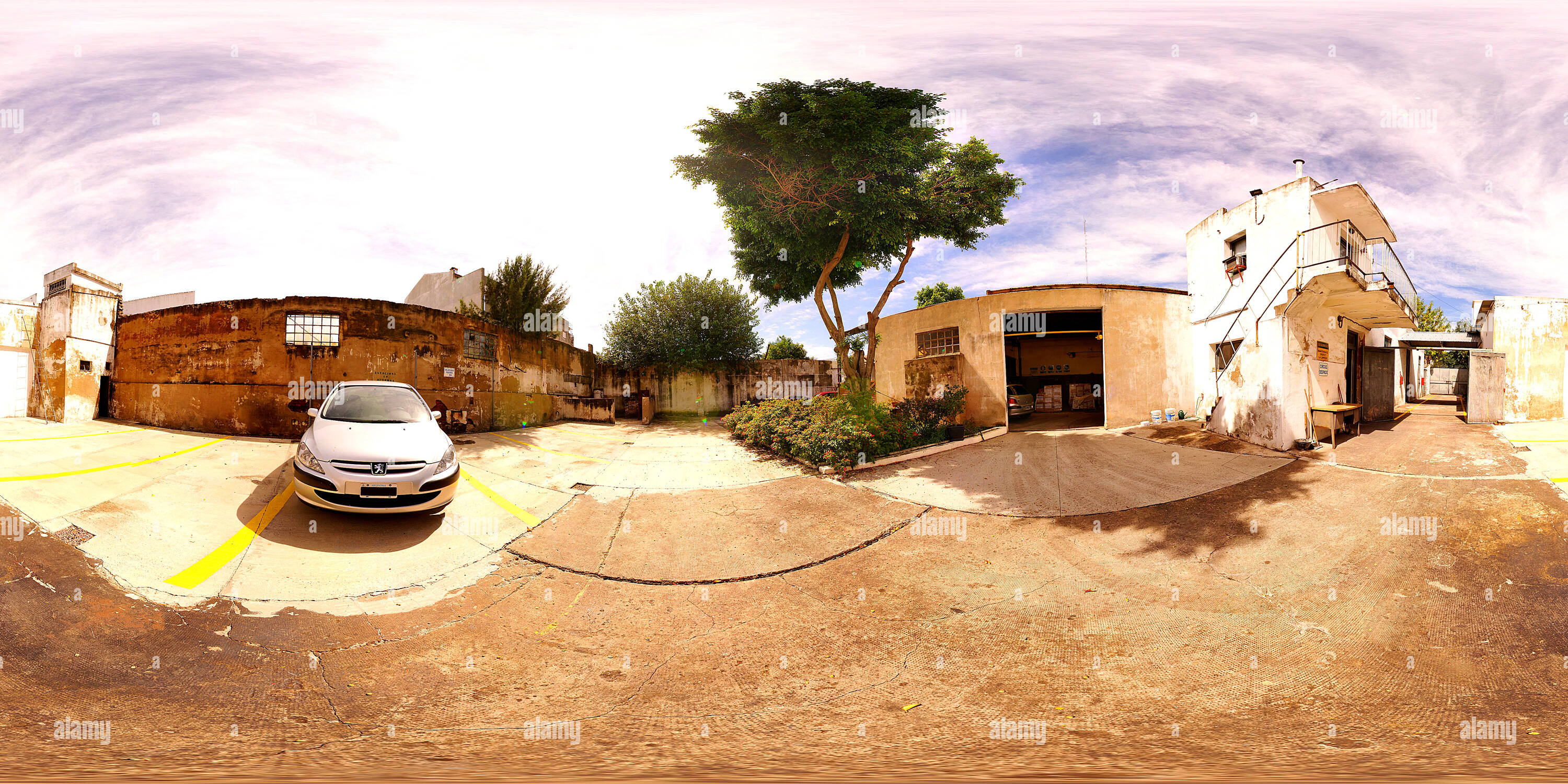 Galpón hi-res stock photography and images - Alamy