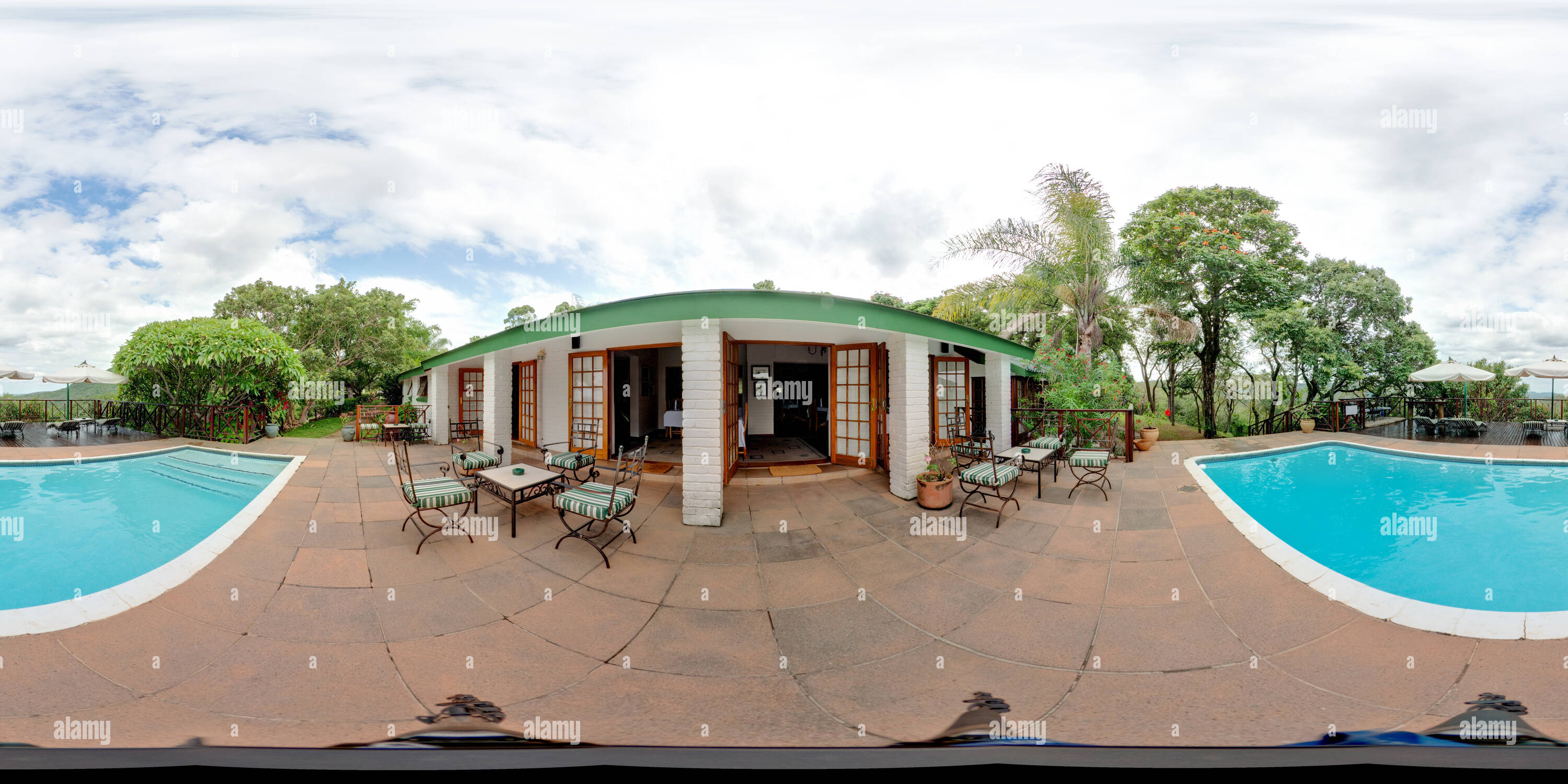 360° view of Chestnut Country Lodge - Alamy
