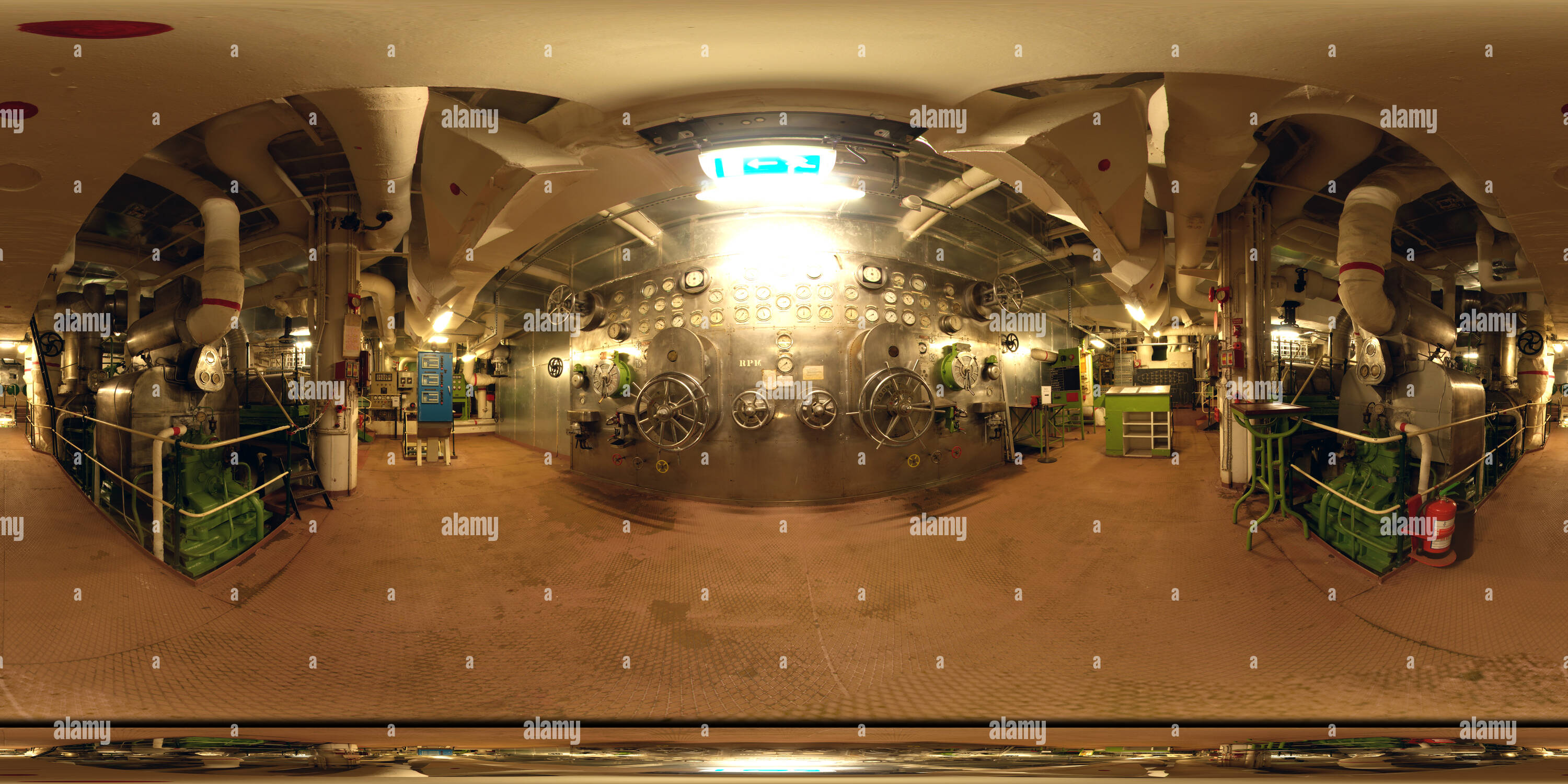 360° view of Ss Rotterdam Engine Room Main - Alamy