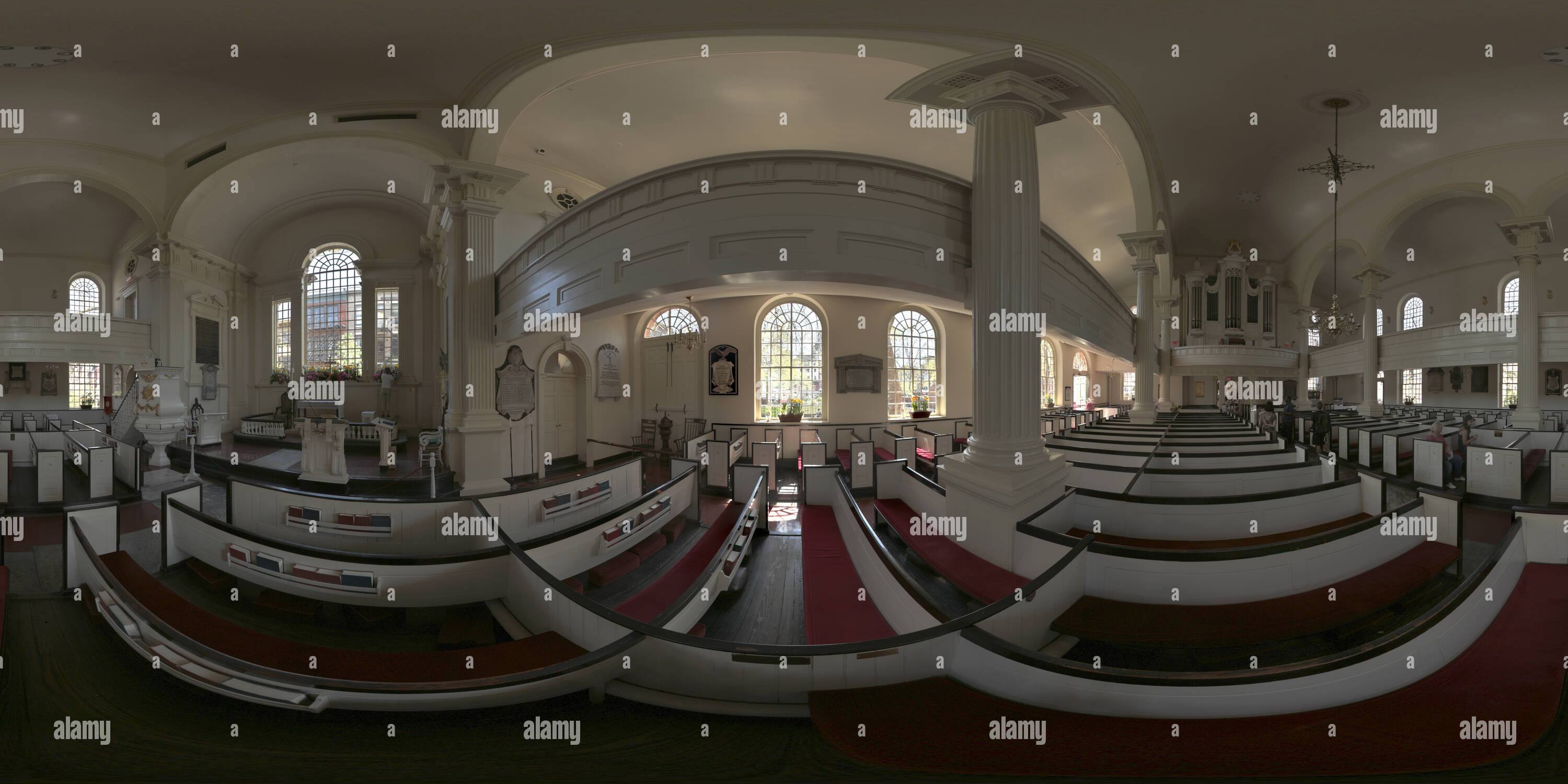 360° view of Christ Church from a Right Front Pew - Alamy