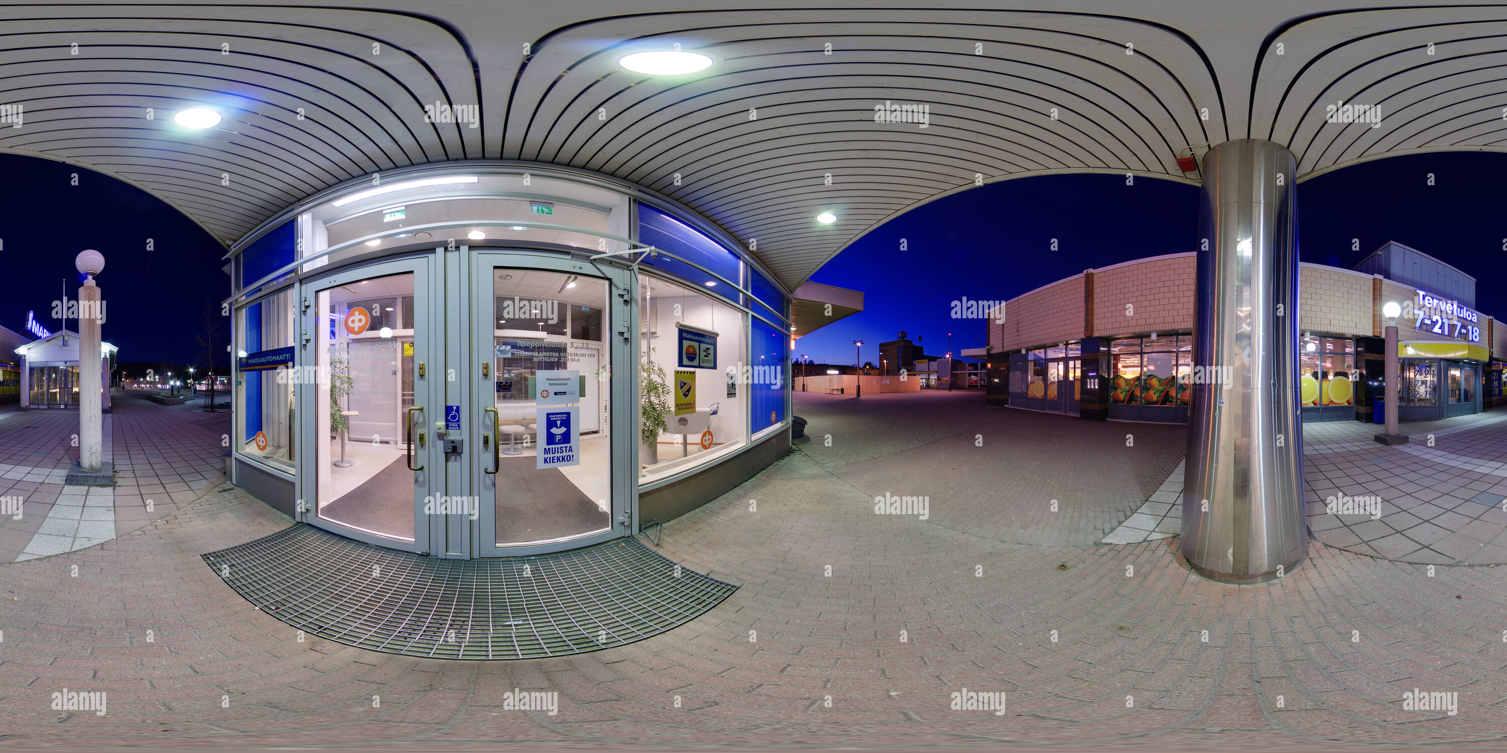 360° view of Outside bank office - Alamy