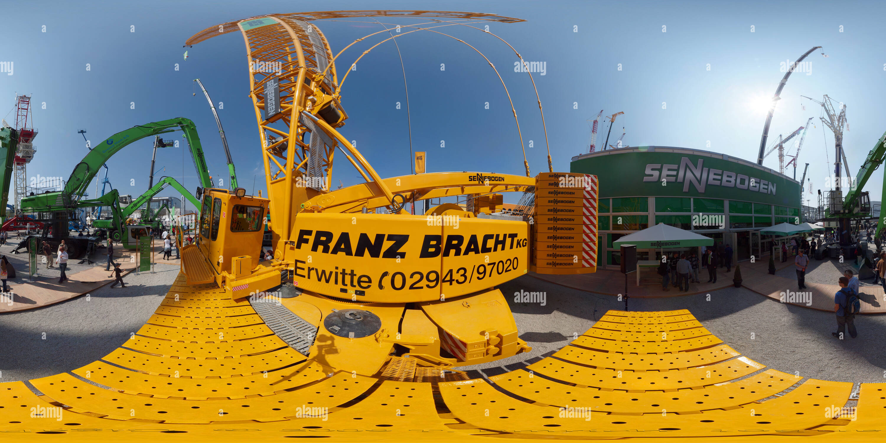 360° view of Sennebogen Teleskopkran 673 (Bauma 2010 - Alamy