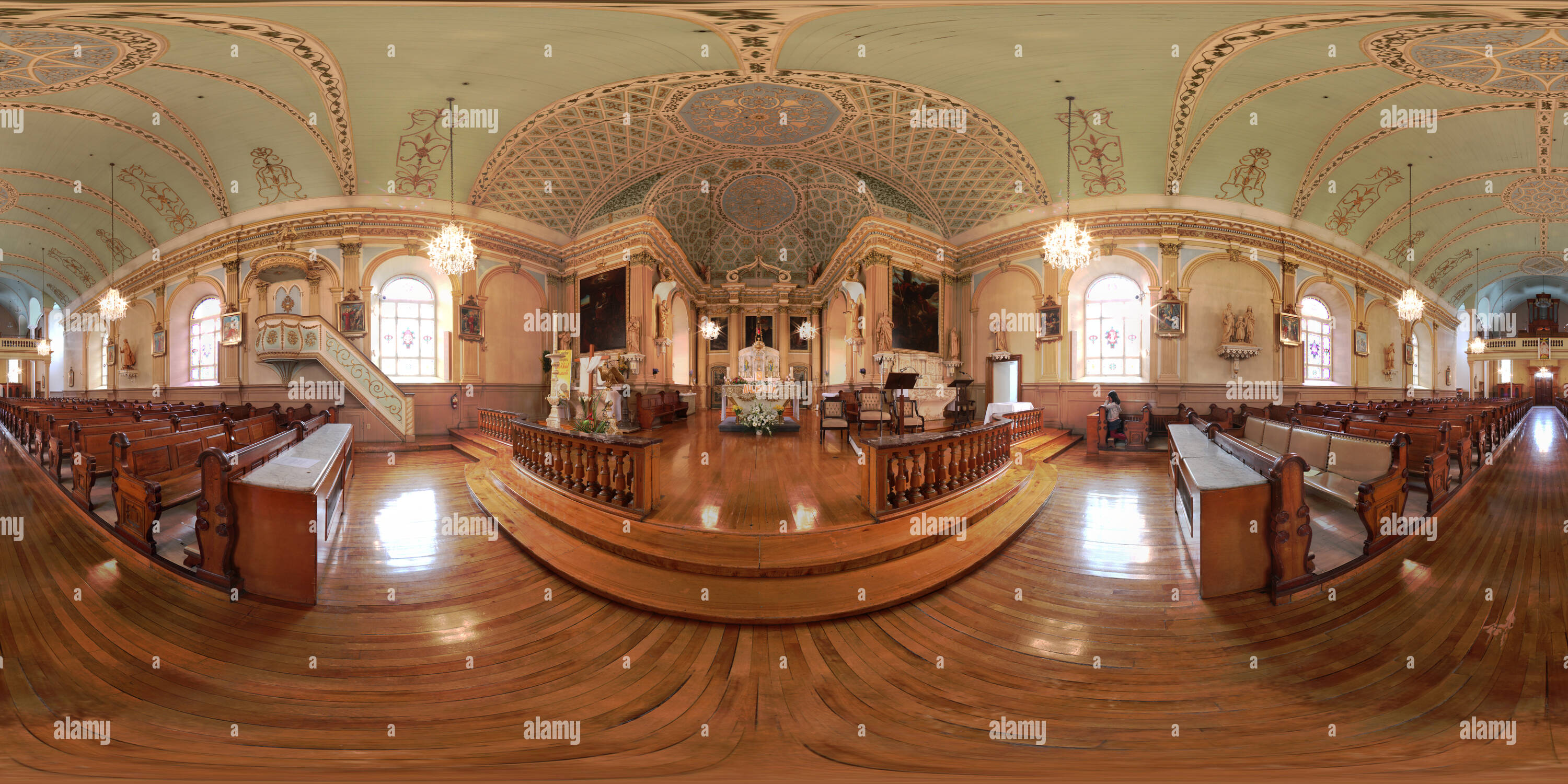 360° view of Inside Visitation Catholic Church - Alamy