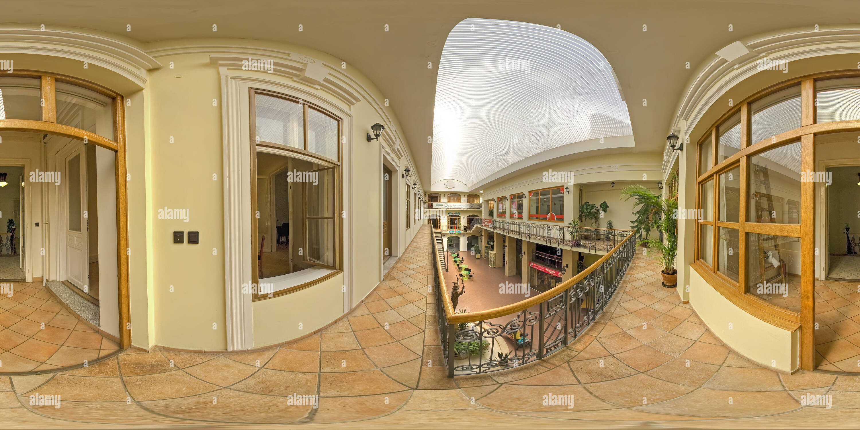 360° view of Atrium House floor - Alamy