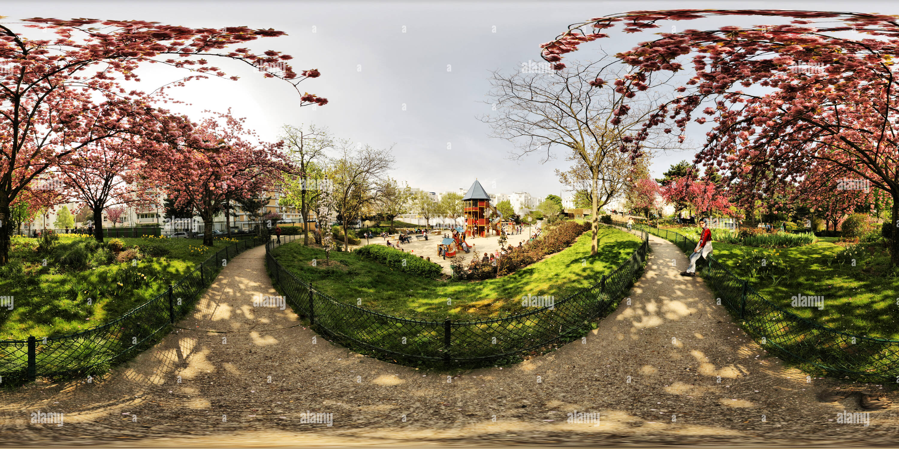 360° view of little park in paris - Alamy