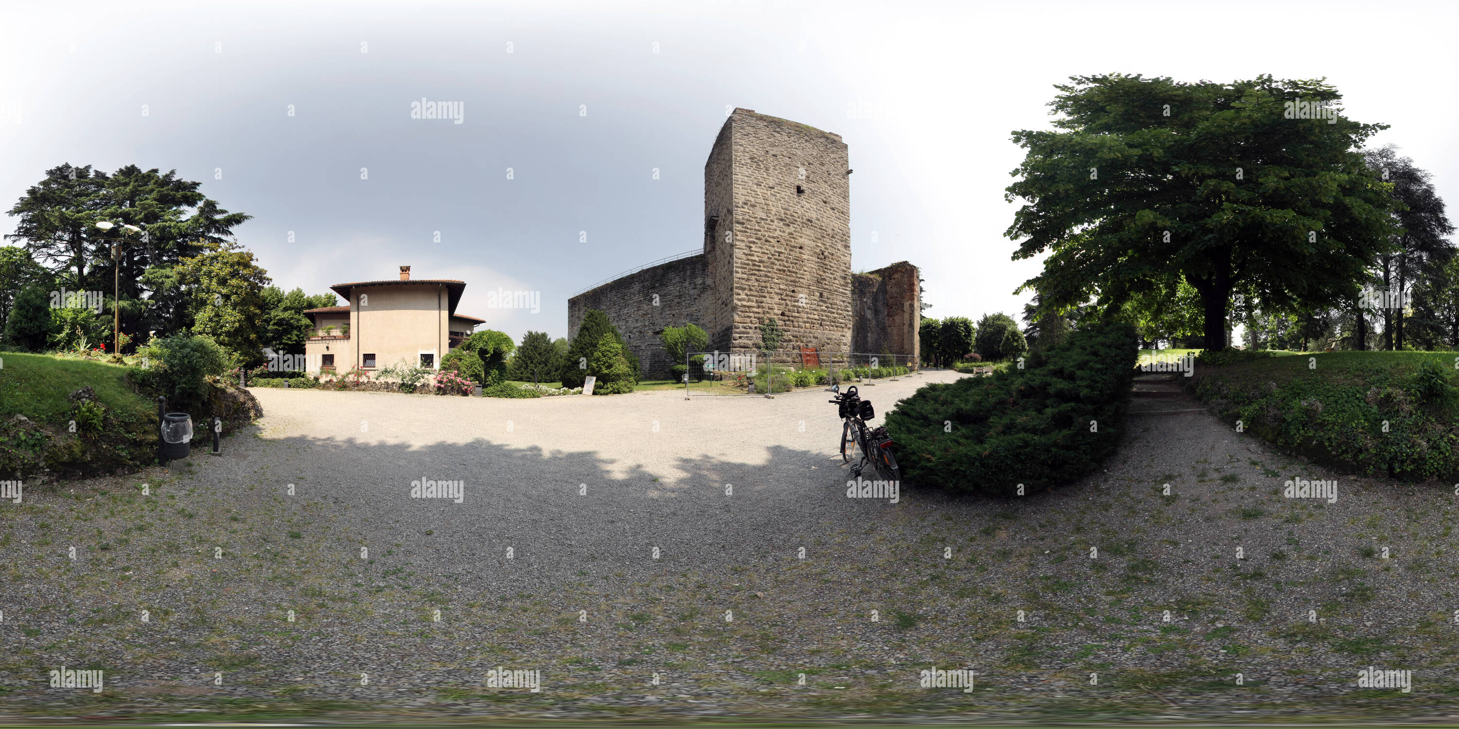 360° view of Torre del Castello di Trezzo - Alamy