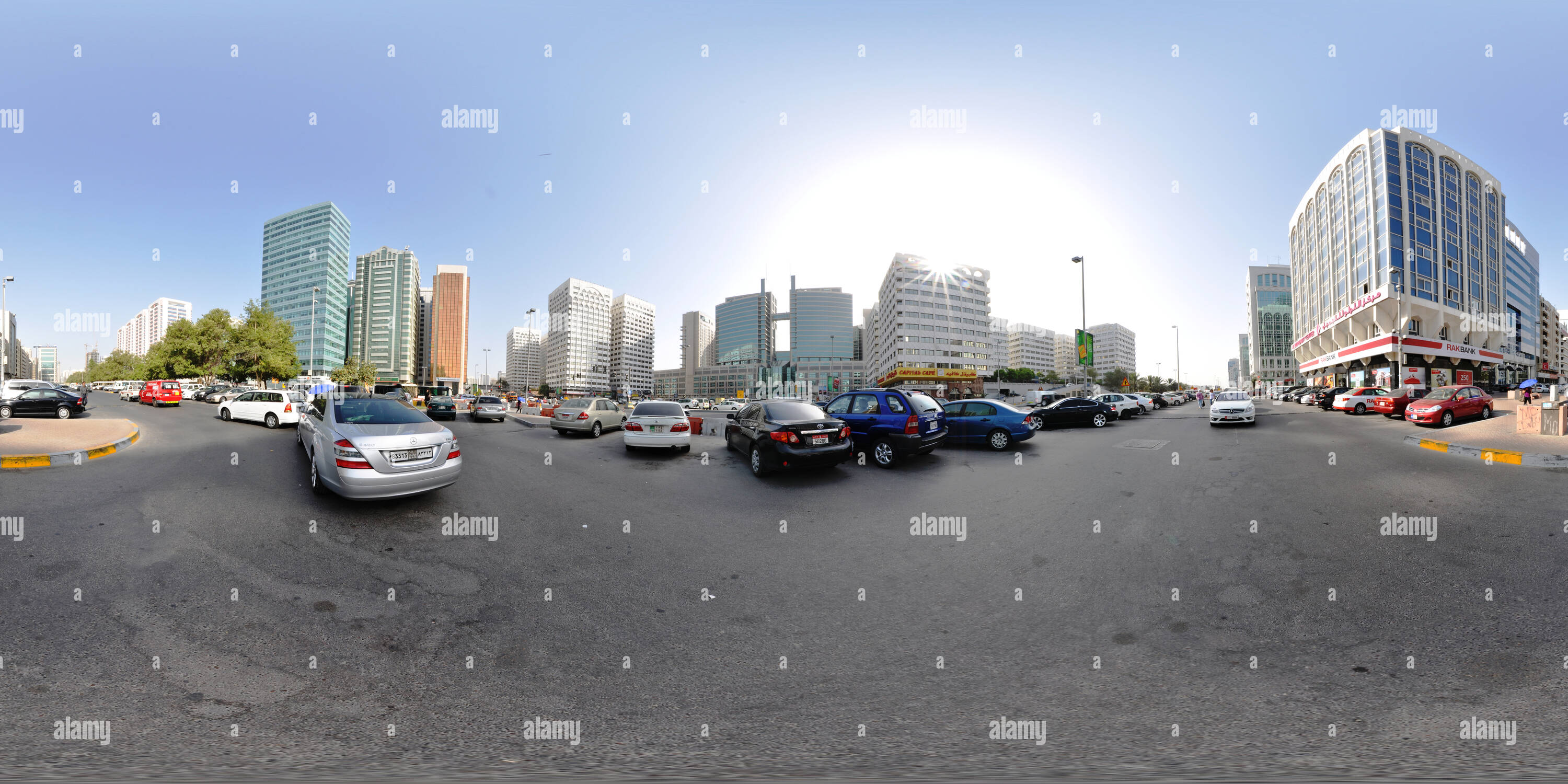 360° view of Abu Dhabi Mall - Alamy