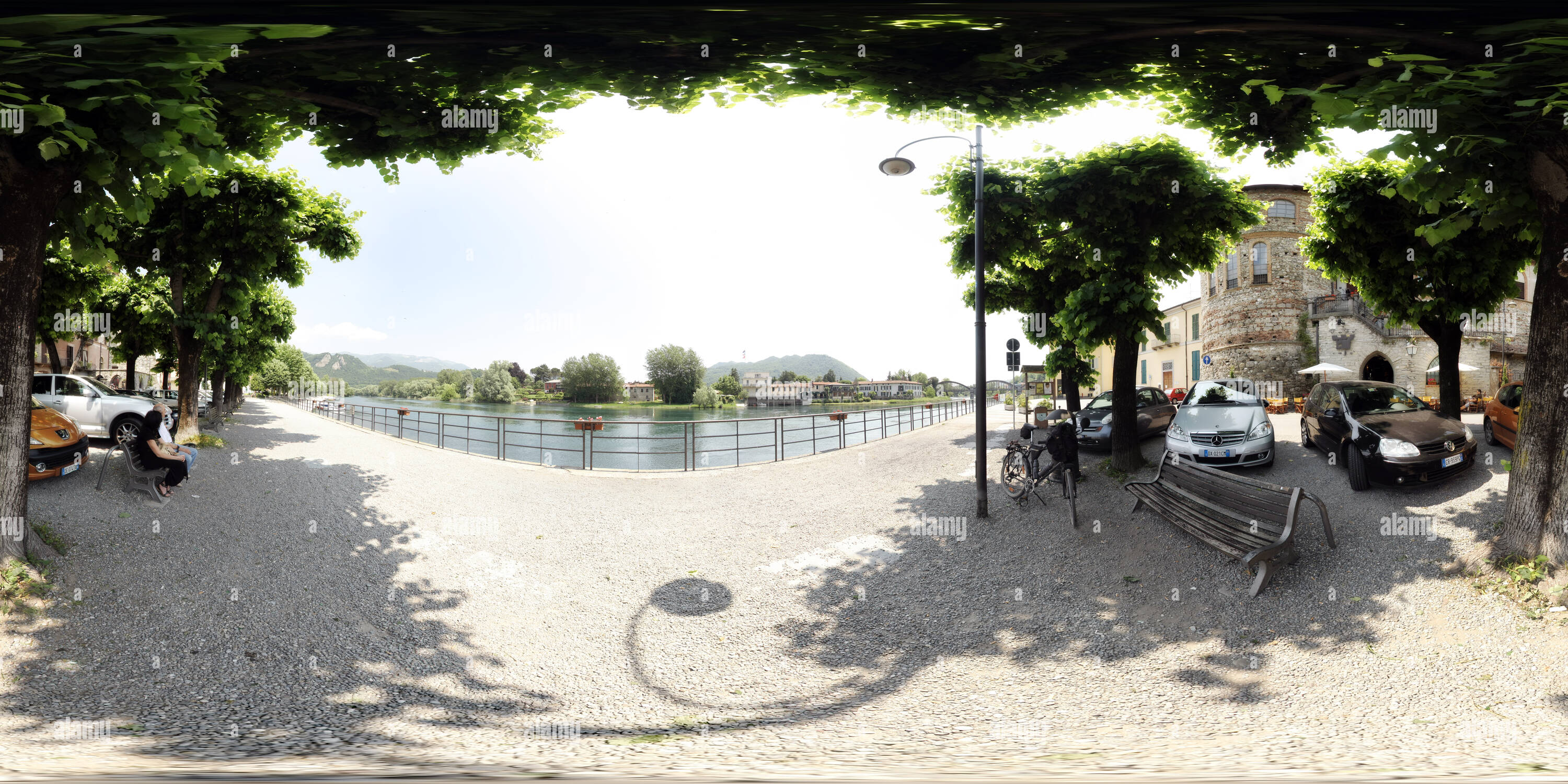 360° view of lungo-adda a Brivio - Alamy