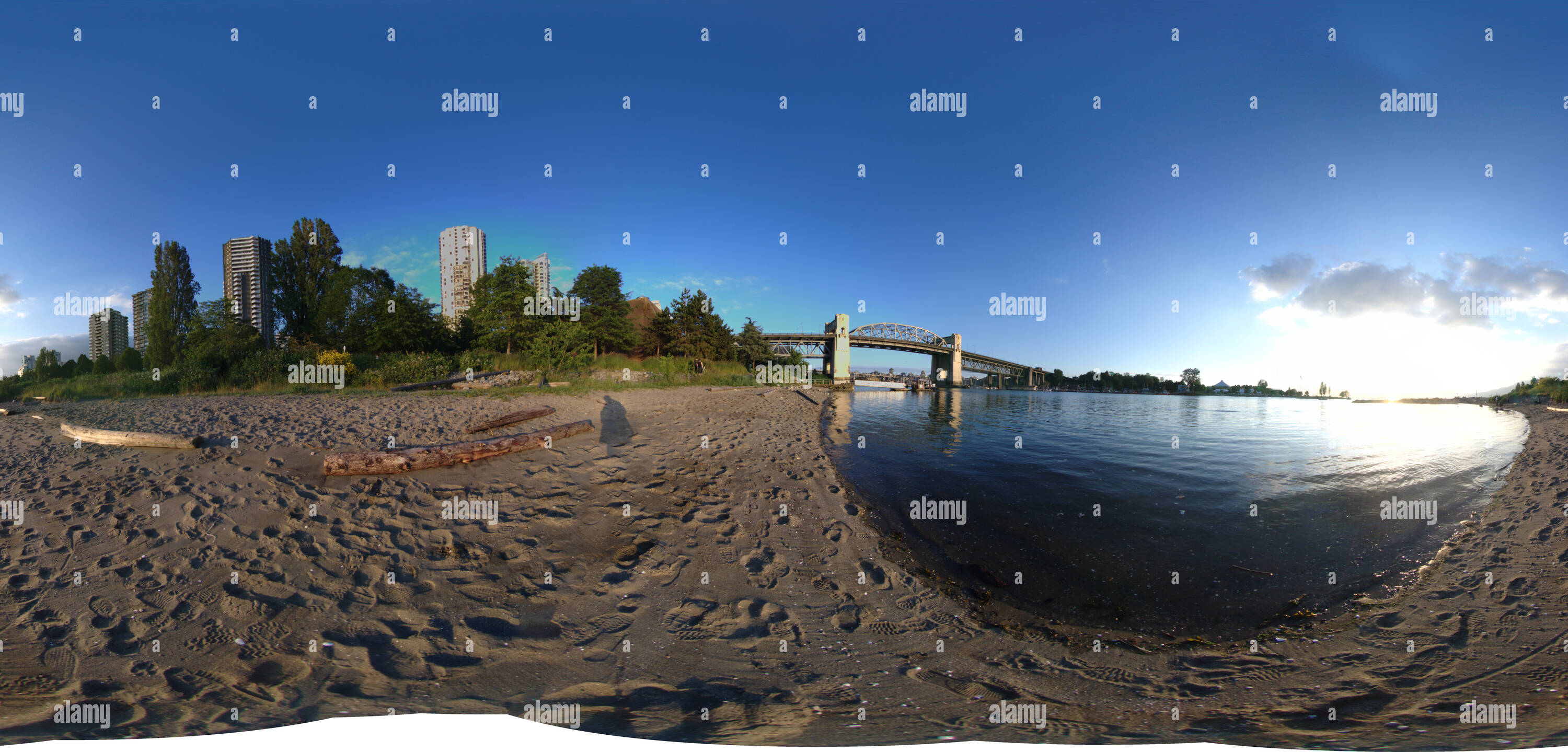 360° view of Sunset at Sunset Beach Vancouver - Alamy