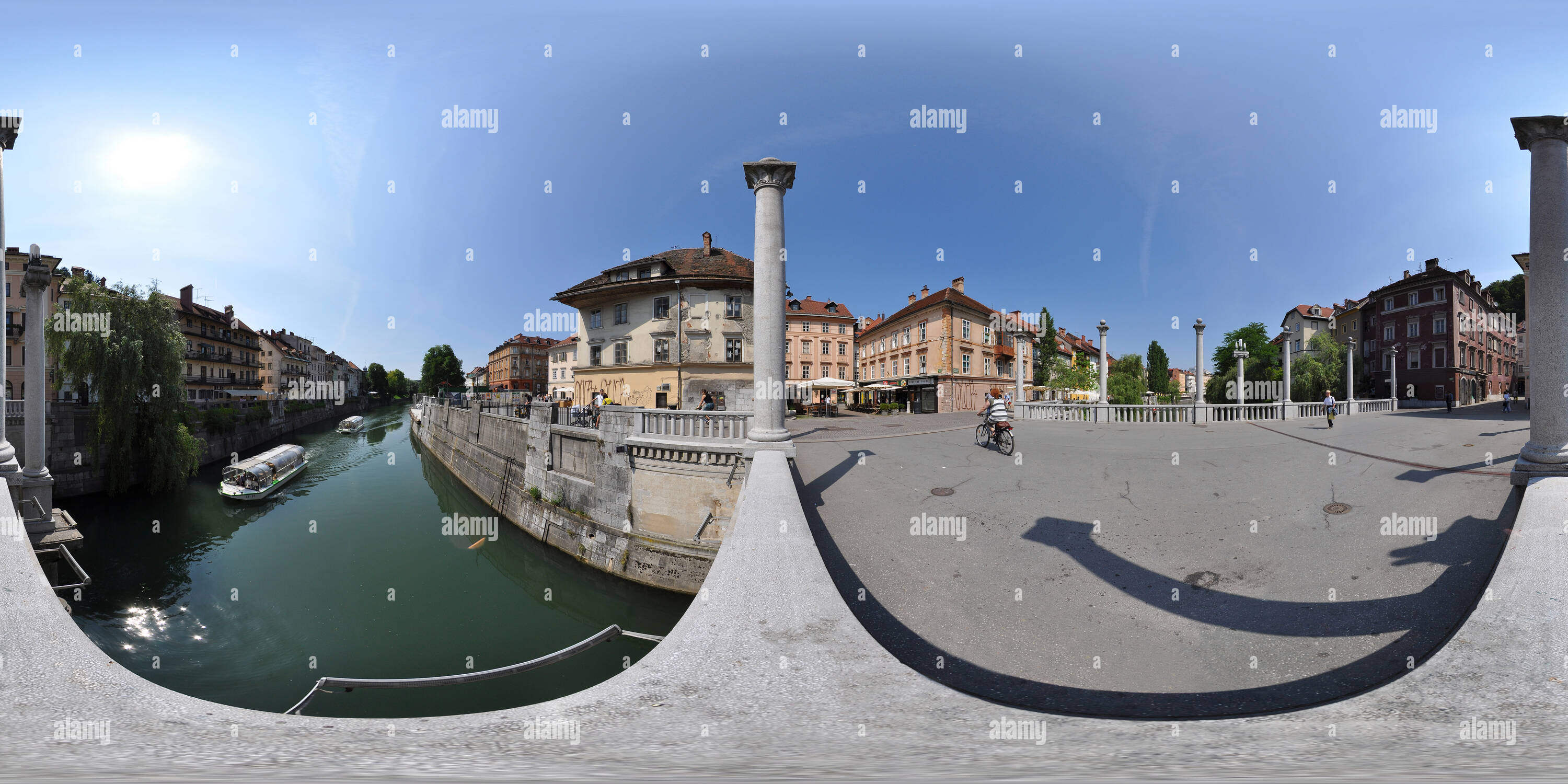 360° view of Ljubljana, Cobblers' Bridge - Alamy