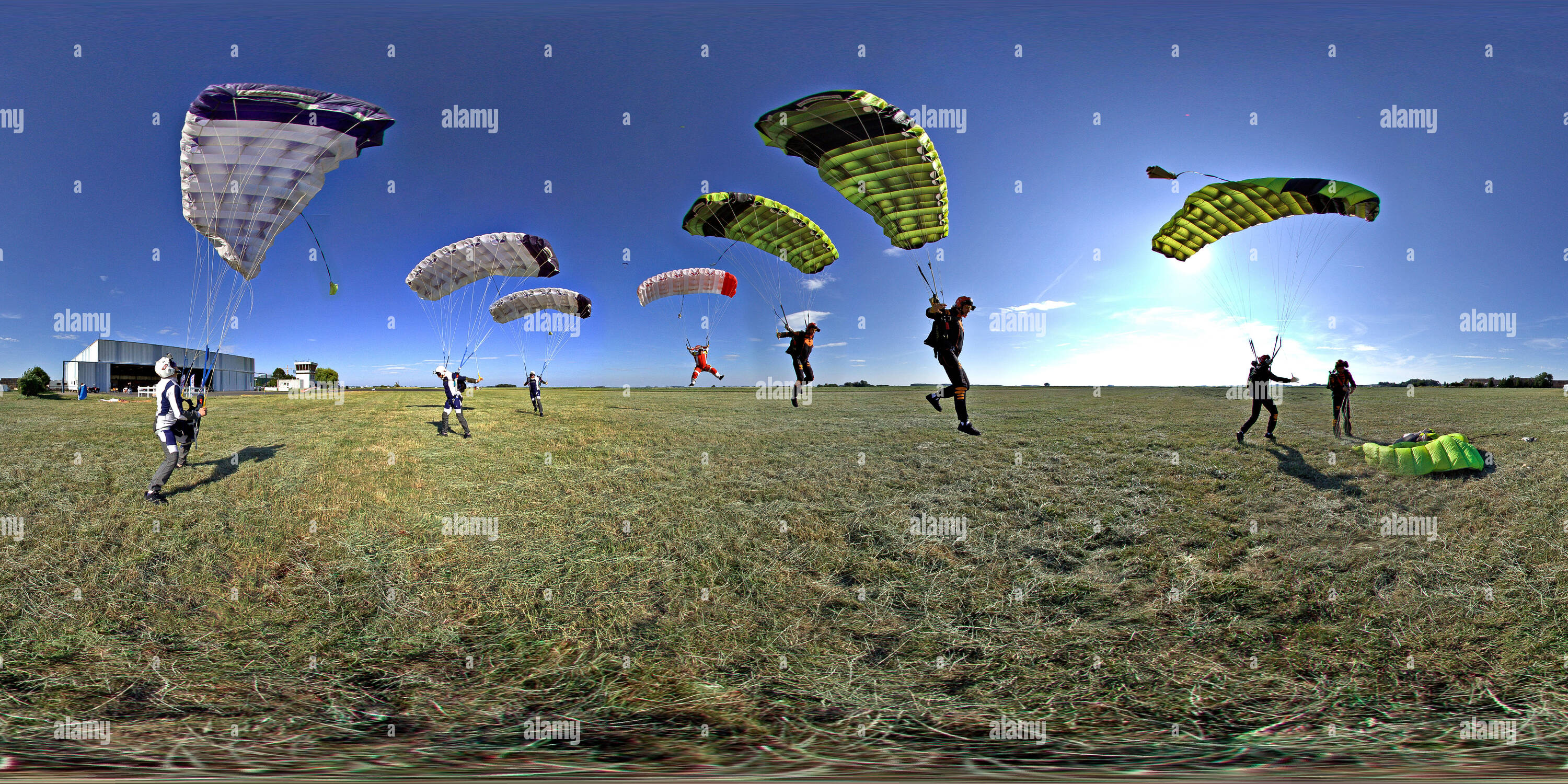 360° view of Landing after skydiving in Péronne's Dropzone - Alamy
