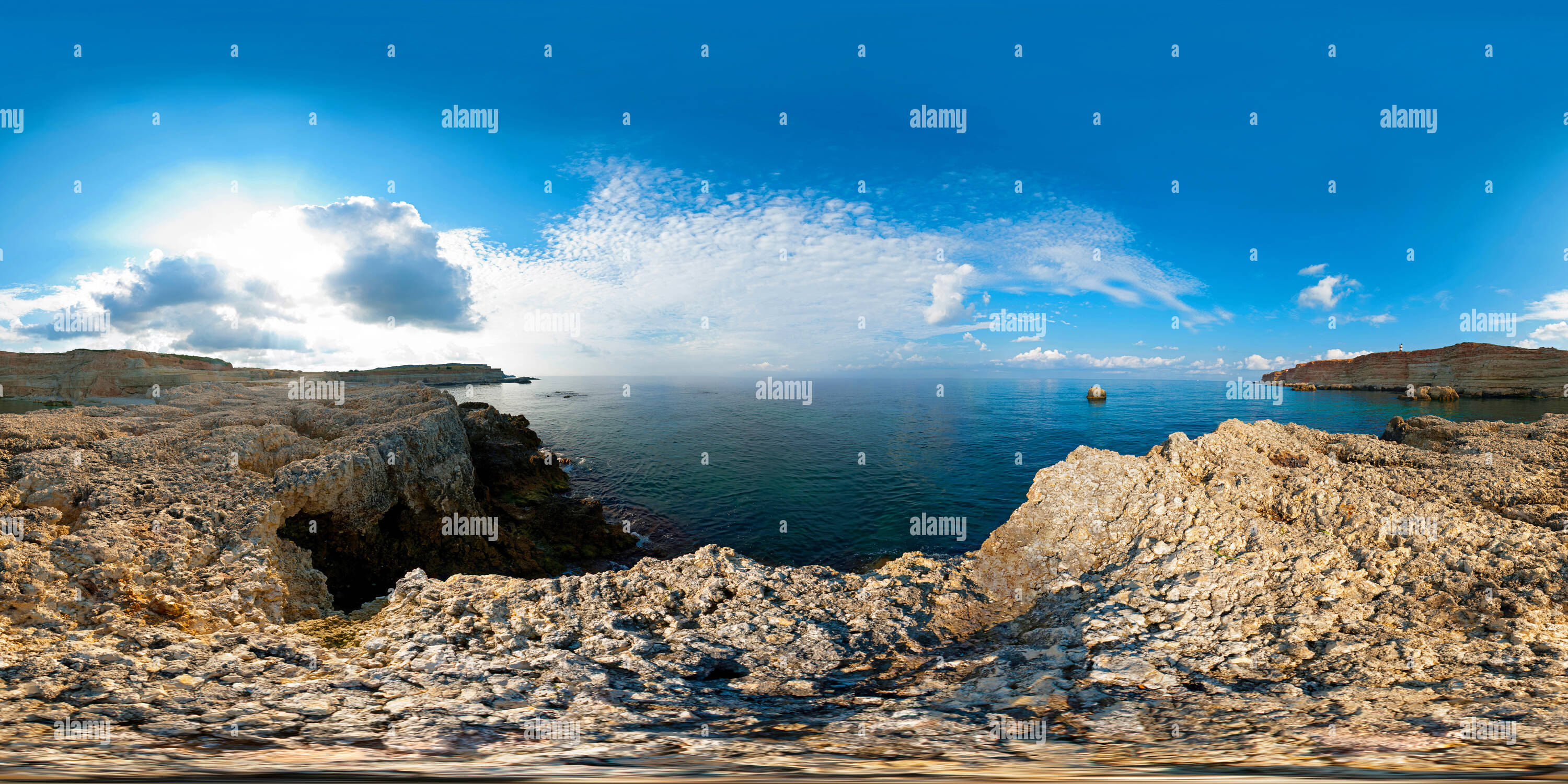 360° view of Blue bay stone promontory - Alamy