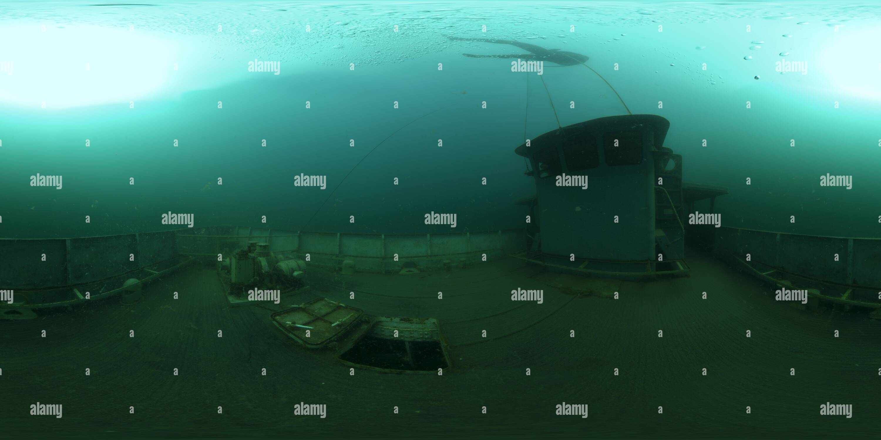 Scuba lake michigan wreck shipwreck diving underwater hi-res stock ...