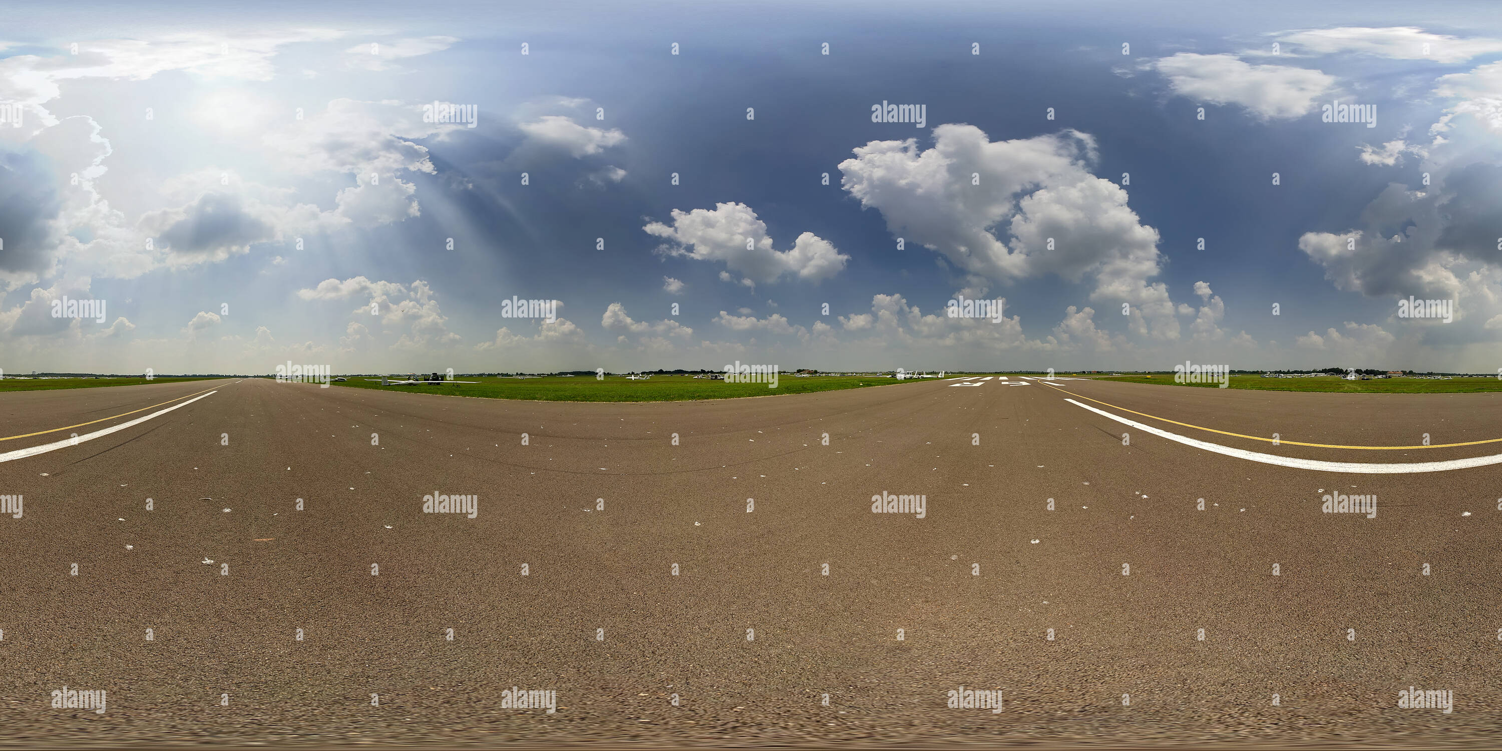 360° view of Szeged Airport runway - Alamy