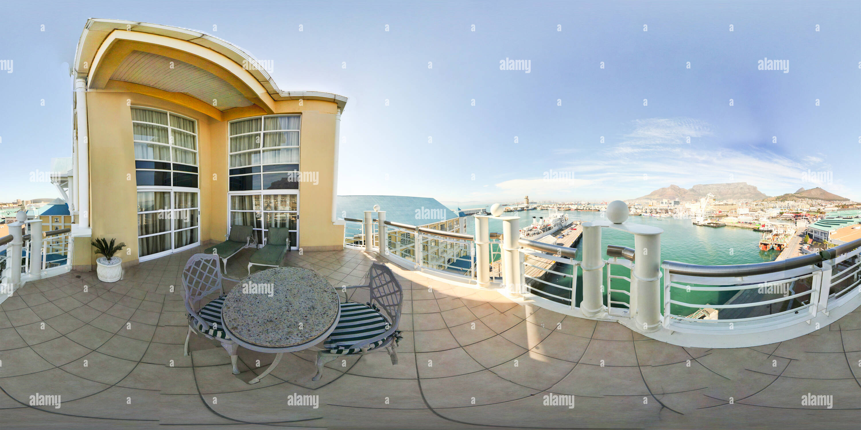 360° view of View of Table Mountain from The Table Bay Hotel Suite - Alamy