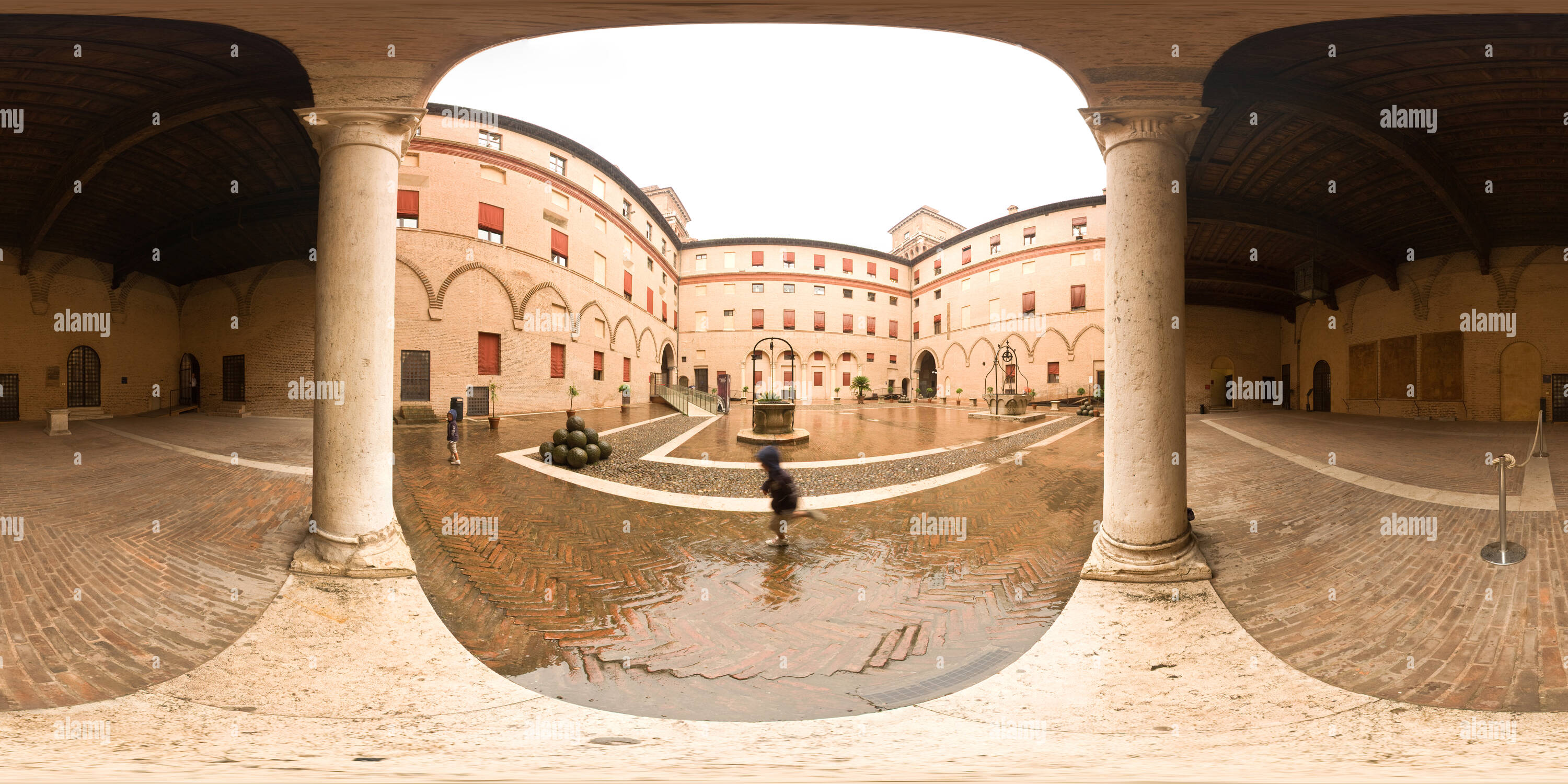 360° view of Corte del Castello Estense - Alamy