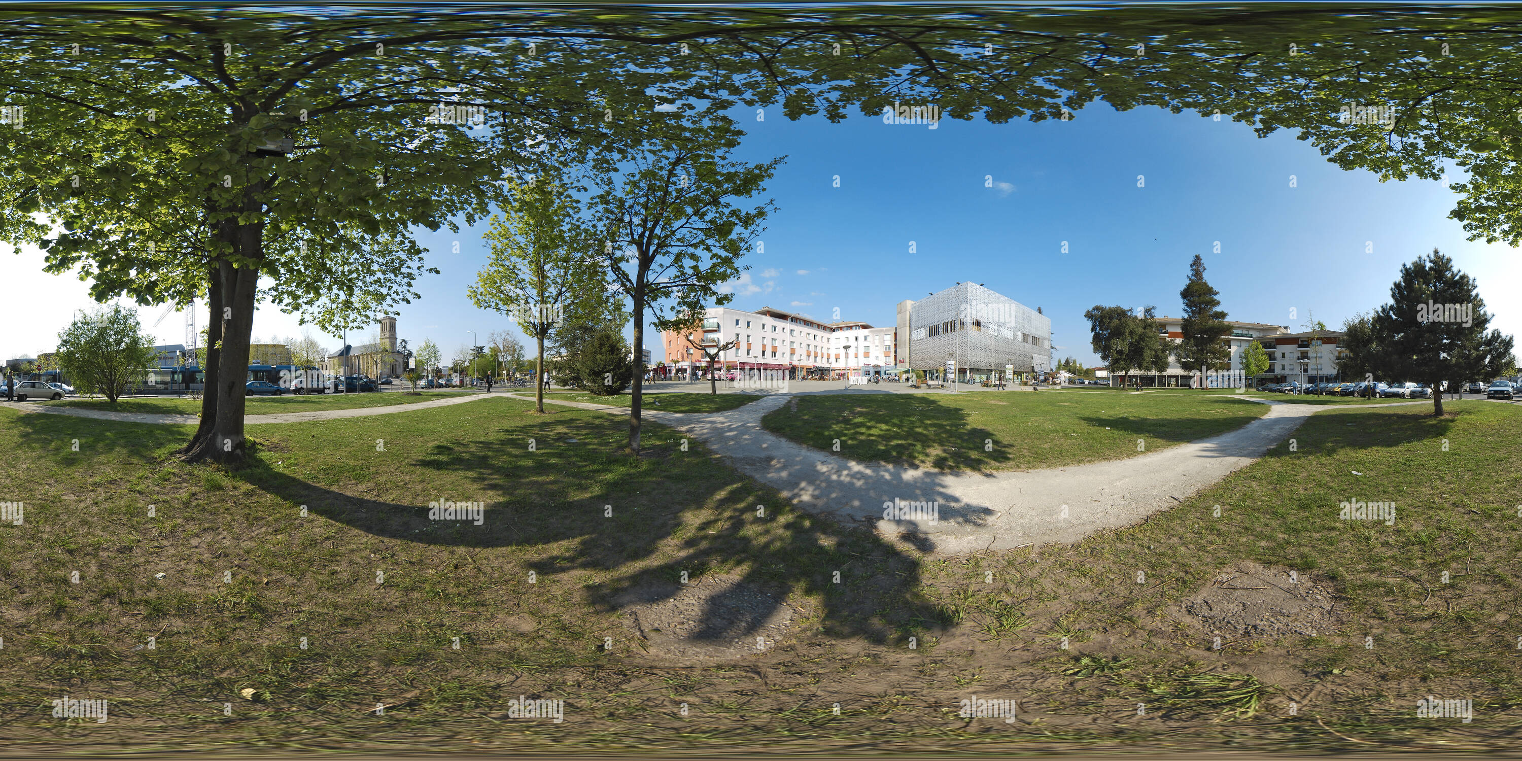 360° view of A côté de la station Forum du tramway à Talence - France ...
