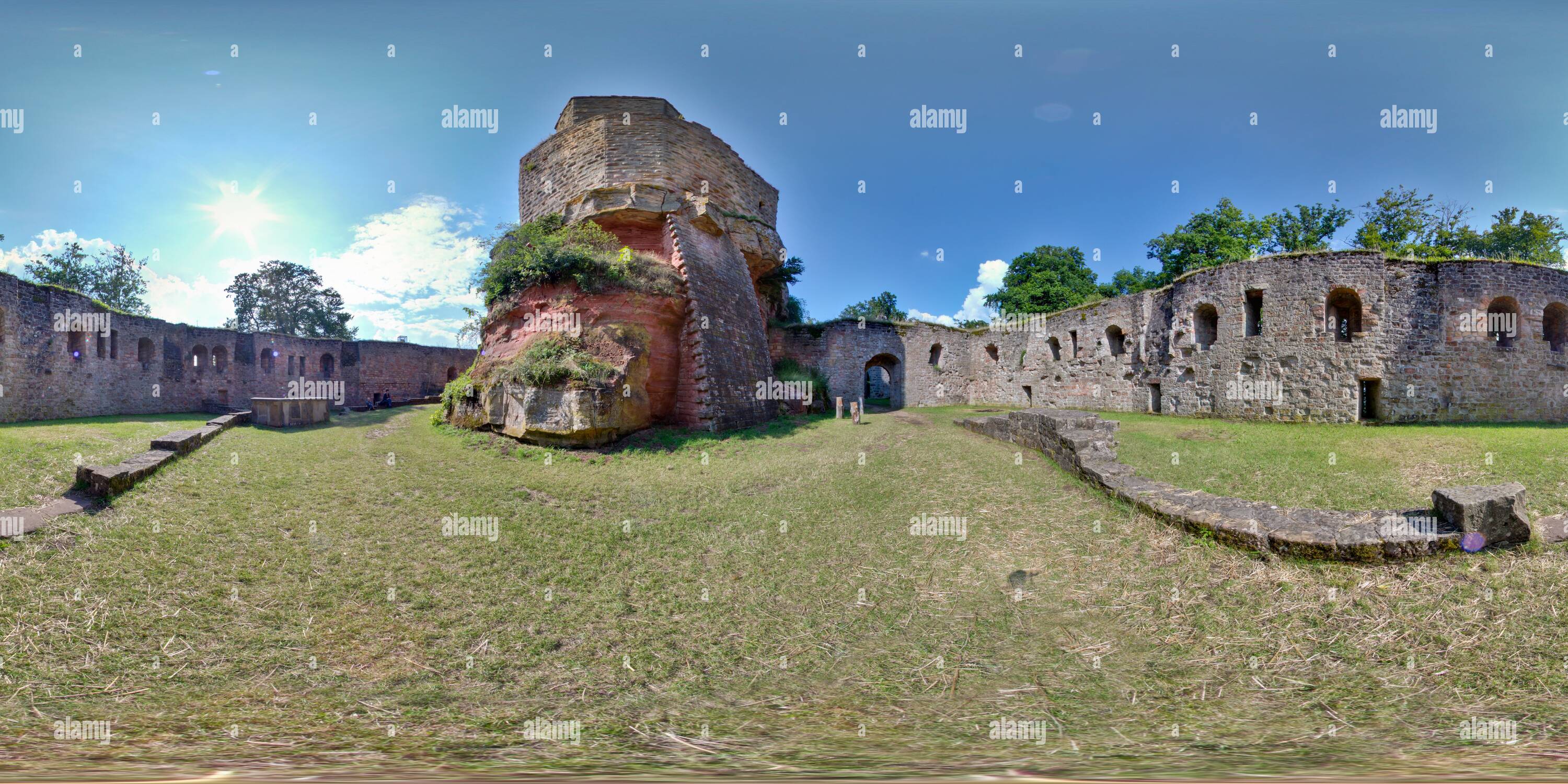 360° view of Burgruine Gräfenstein bei Merzalben - Alamy