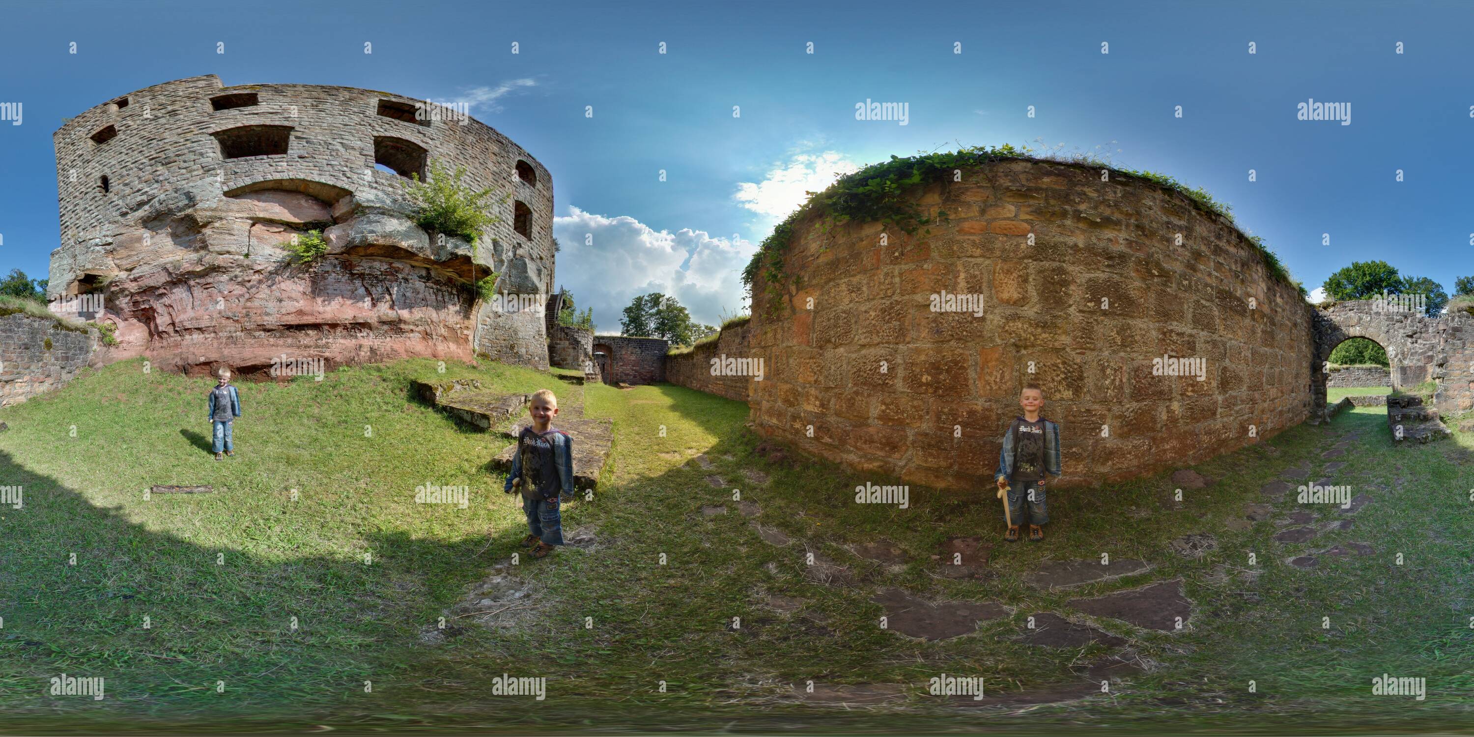 360° view of Burgruine Gräfenstein bei Merzalben - Alamy