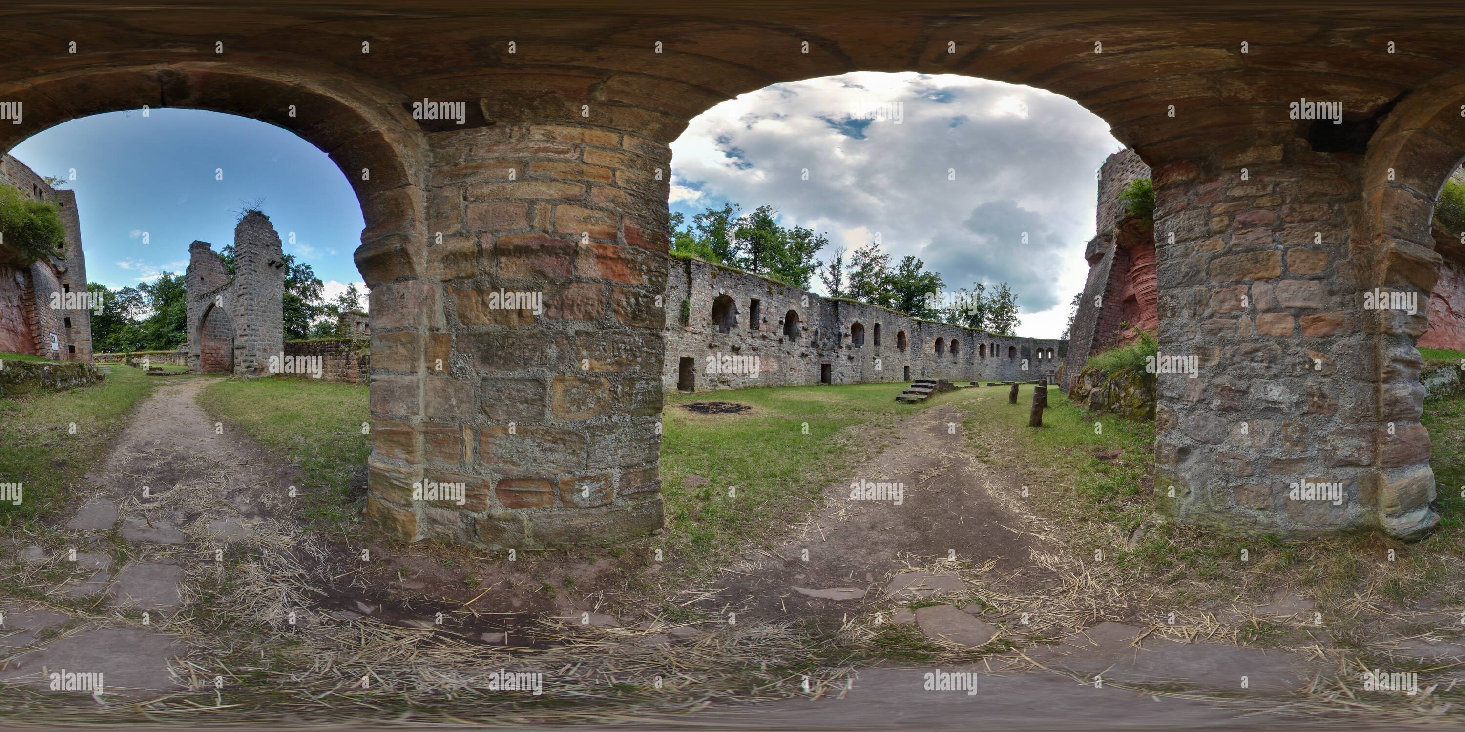 360° view of Burgruine Gräfenstein bei Merzalben - Alamy
