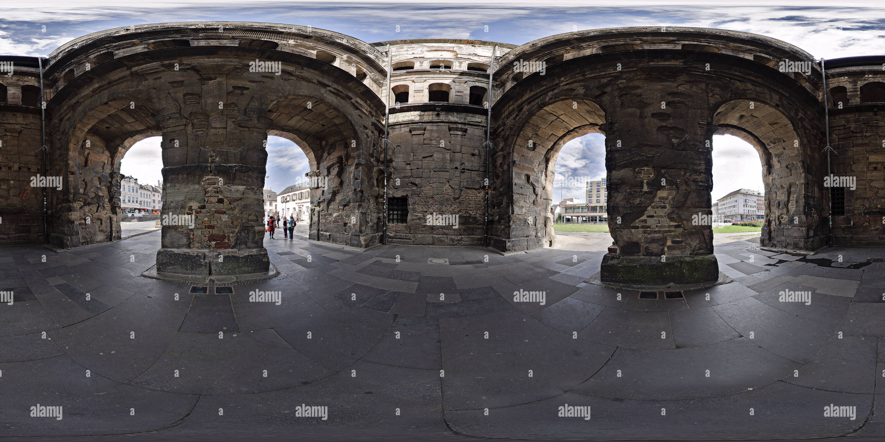 360° view of Trier - Atrium Porta Nigra - Alamy