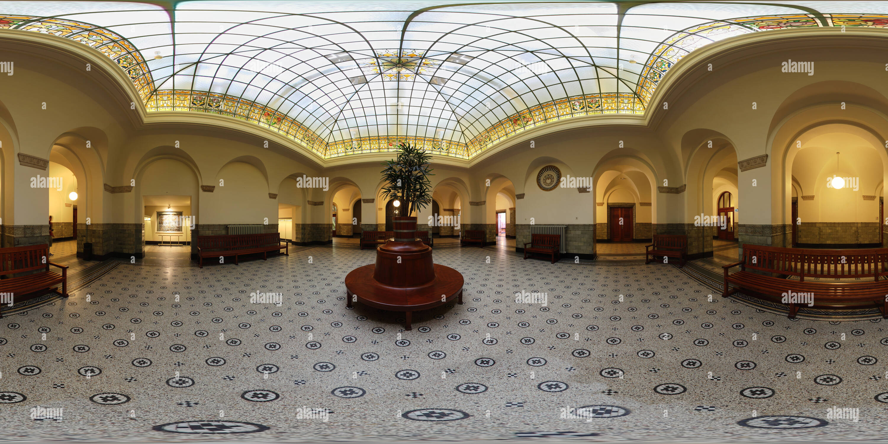 360° view of Rotterdam Stadhuis wachtruimte - Alamy