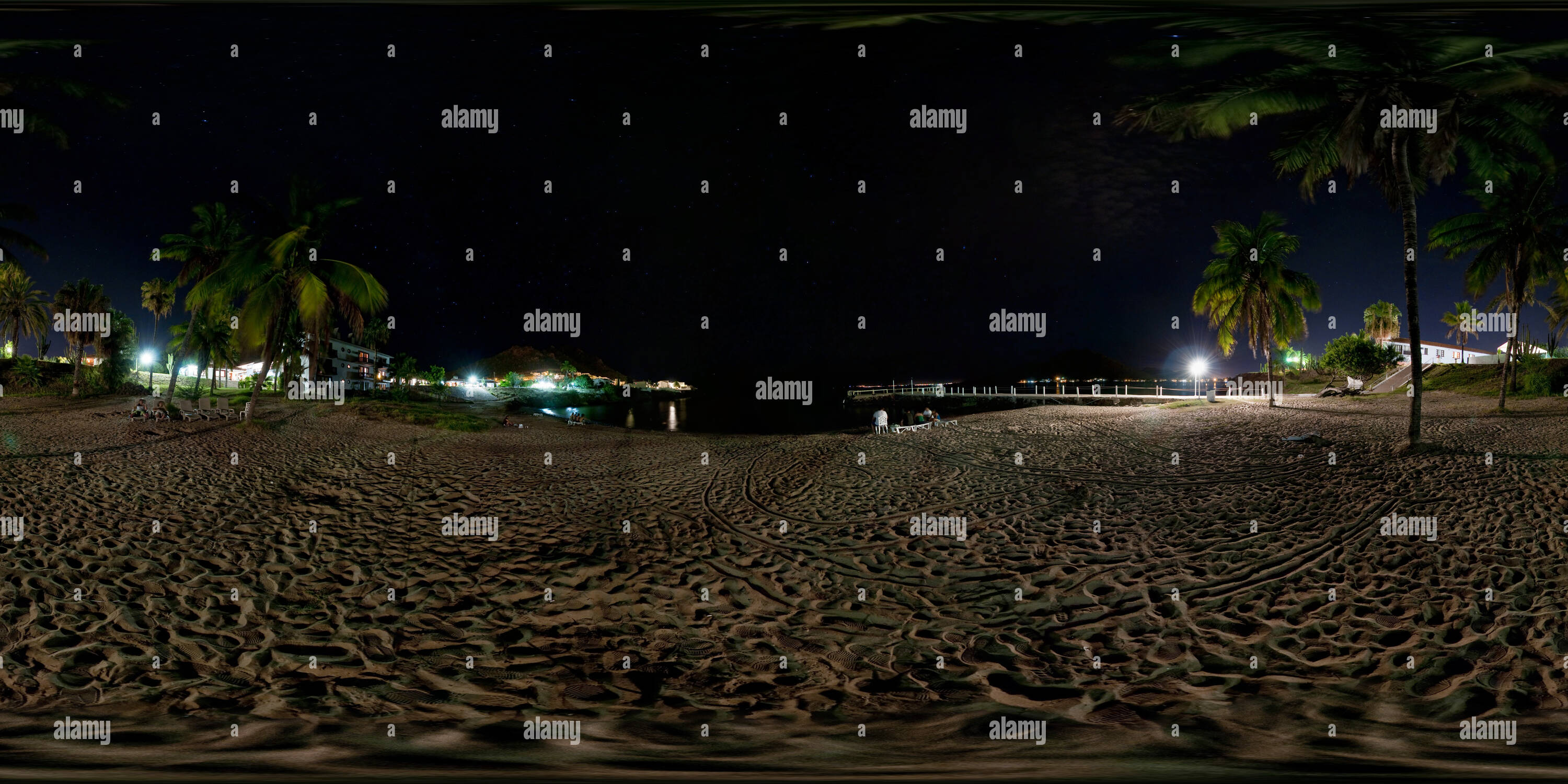 360° view of Night at the beach in Playa de Cortés - Alamy