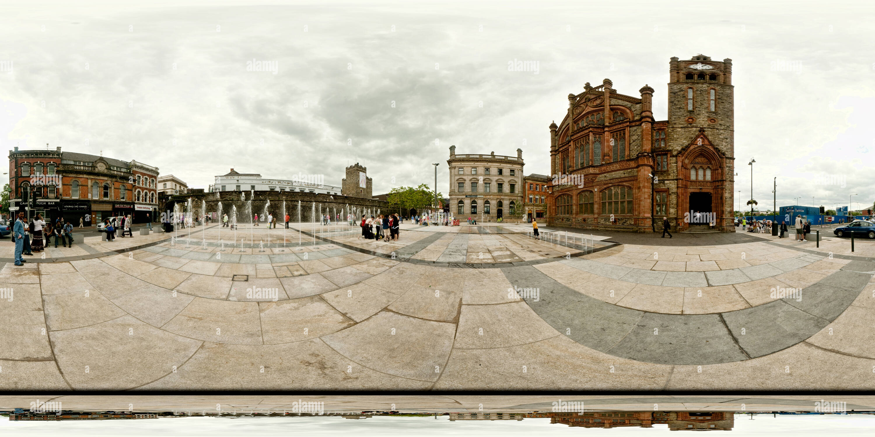 360° view of Guildhall, Derry (Londonderry), Northern Ireland - Alamy