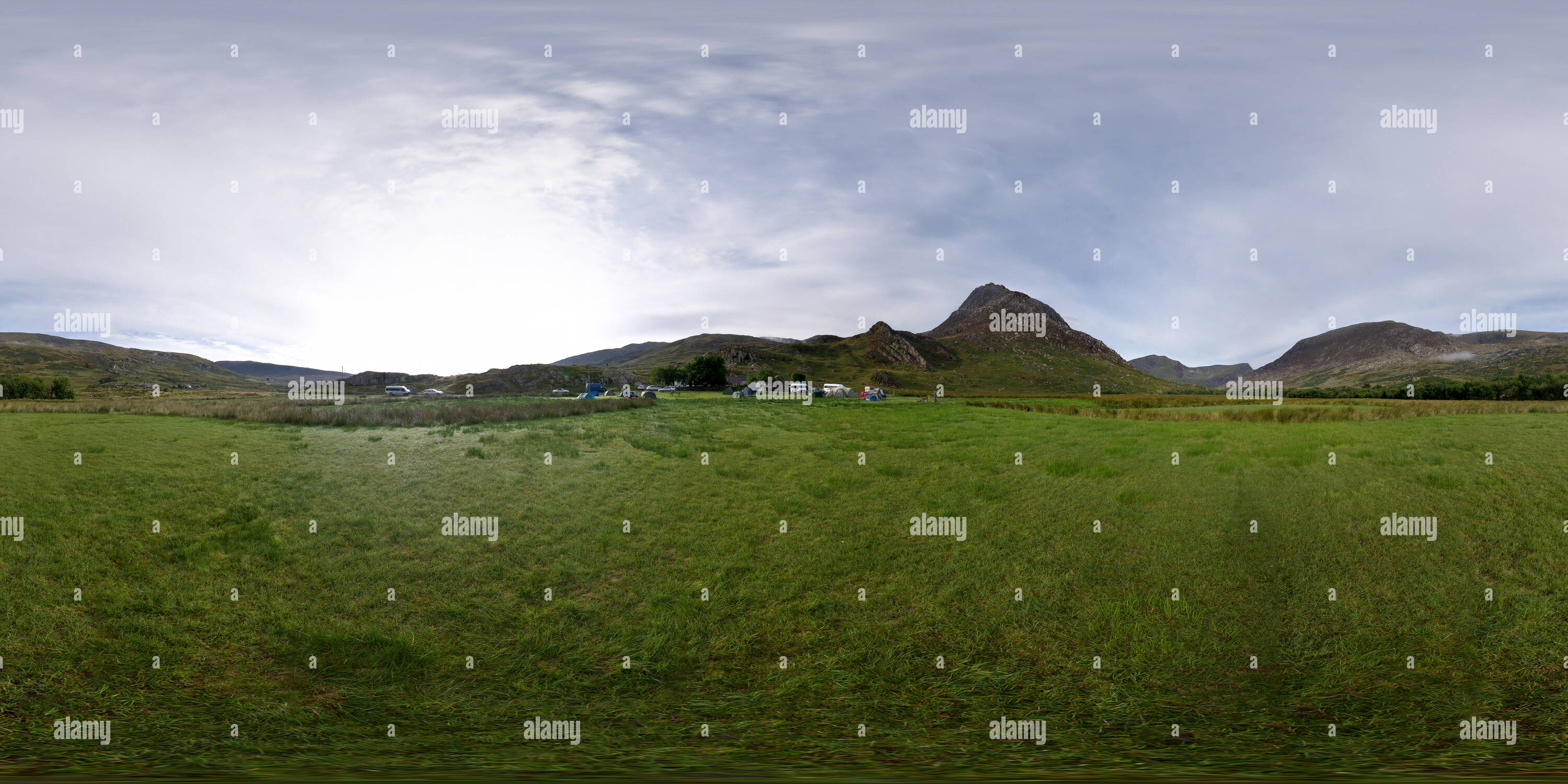 360° view of Campsite at the foot of Tryfan, Snowdonia, North Wales - Alamy